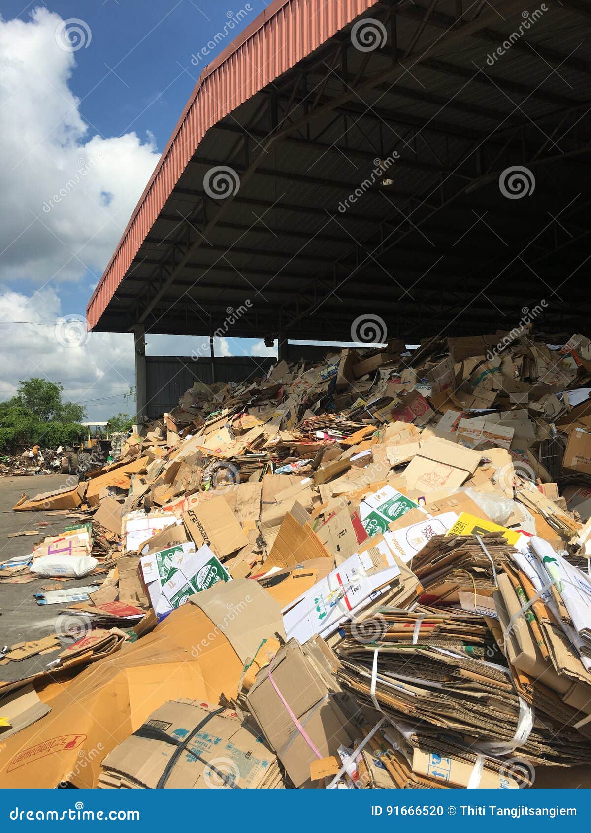 Recycle factory editorial image. Image of plastic, factory - 91666520