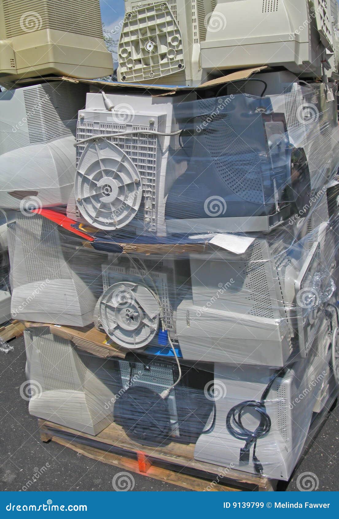 812 Recycled Computer Stock Photos - Free & Royalty-Free Stock Photos ...