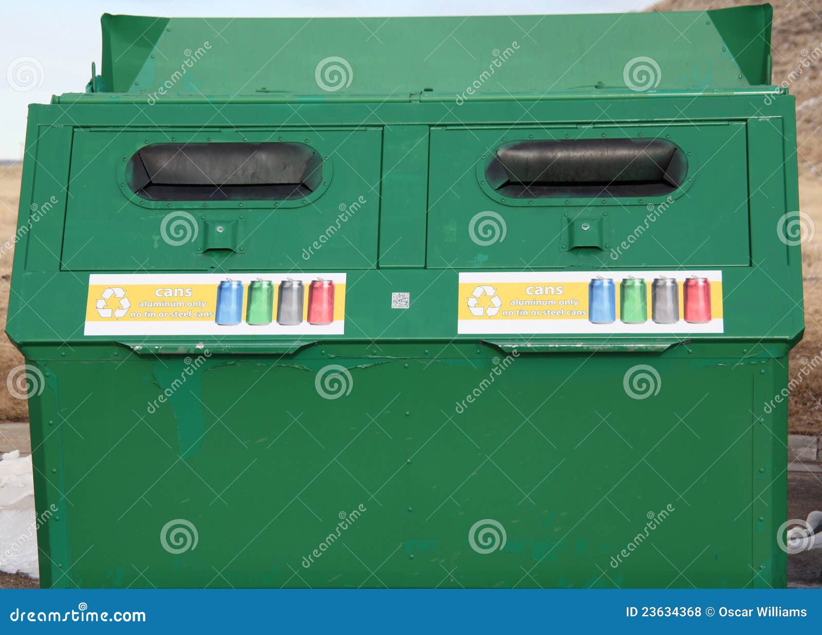 Recycleer bak. stock foto. Image of volledig, storting - 23634368