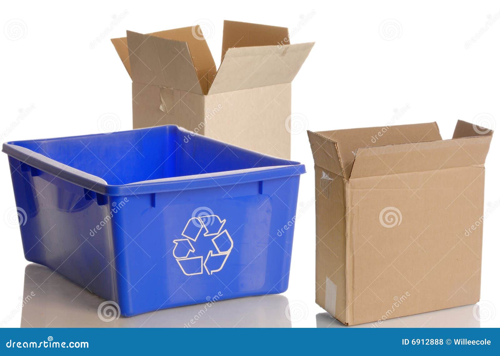 Recycleer Bak En Kartondozen Stock Foto - Image of doos ...