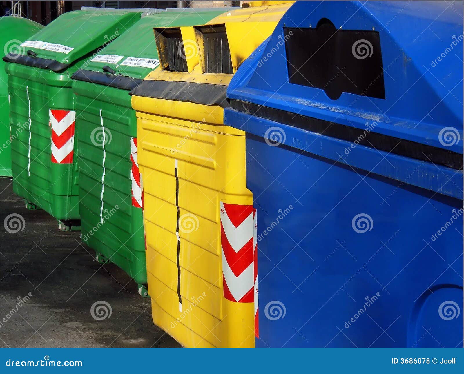 Recycleer Bakken stock foto. Image of glas, geel, recycling - 3686078