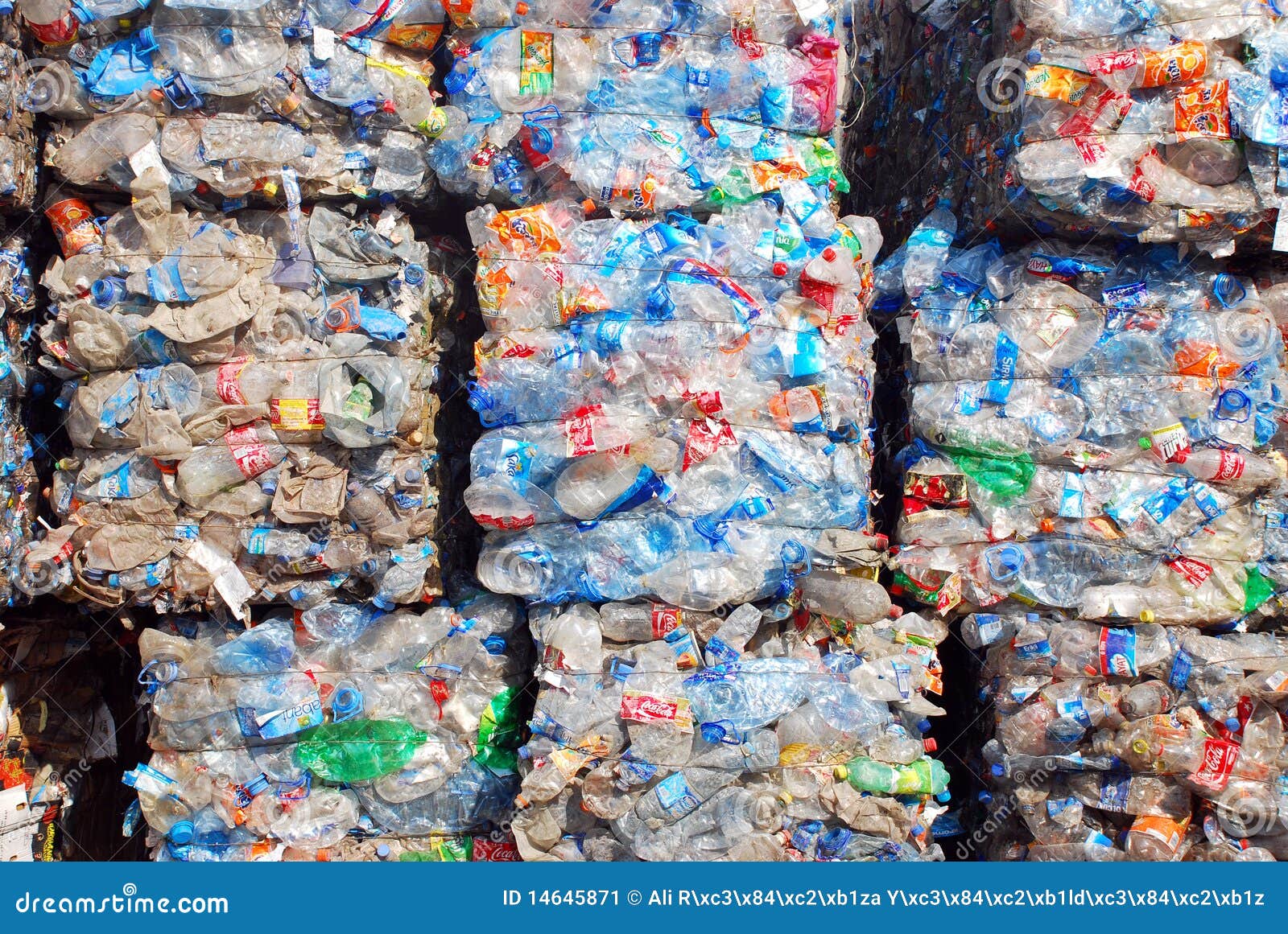 Recyclerende Plastiek En Flessen Redactionele Foto - Image of milieu ...