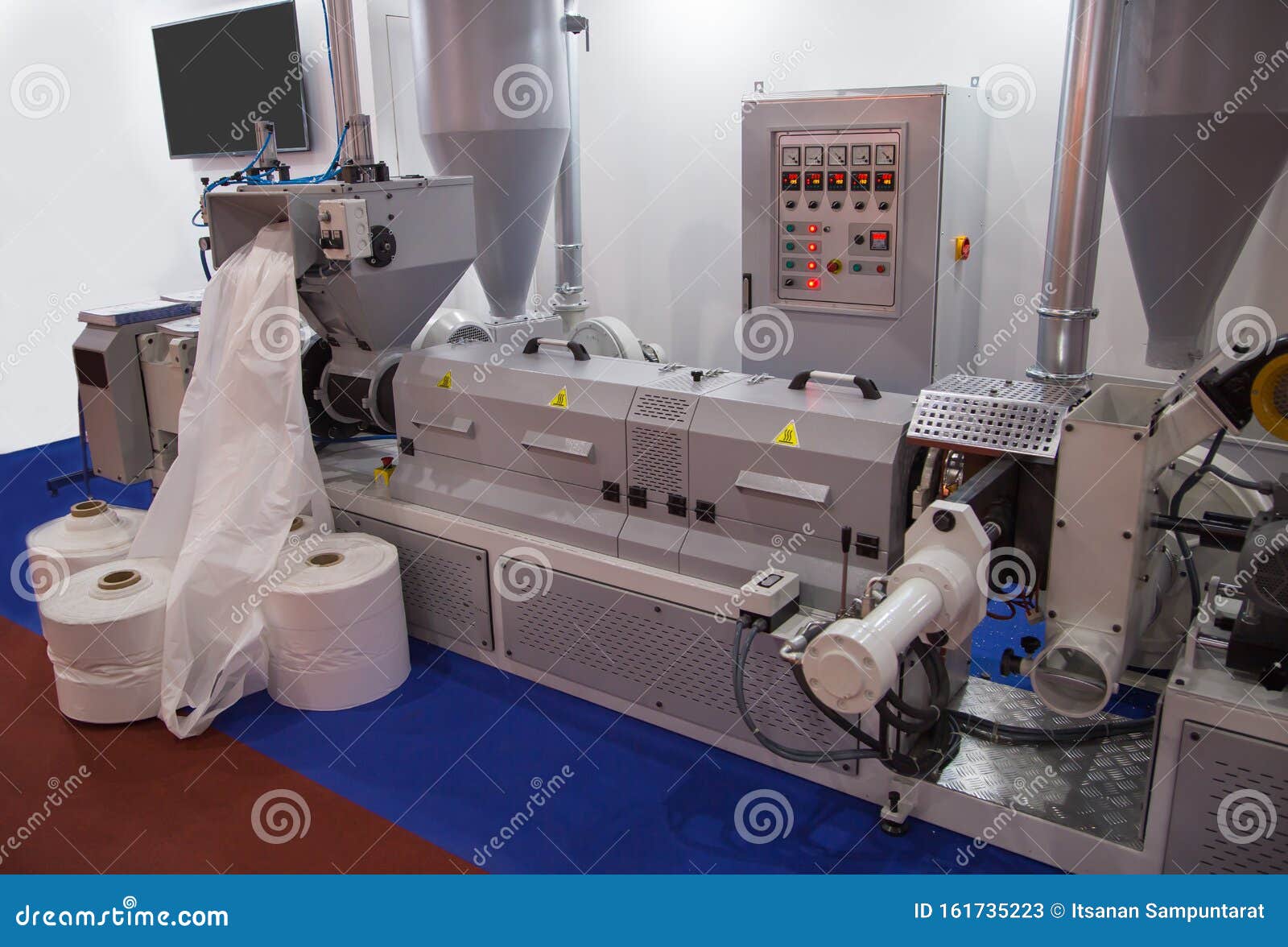 Recycling plastic machine stock image. Image of granulate - 161735223