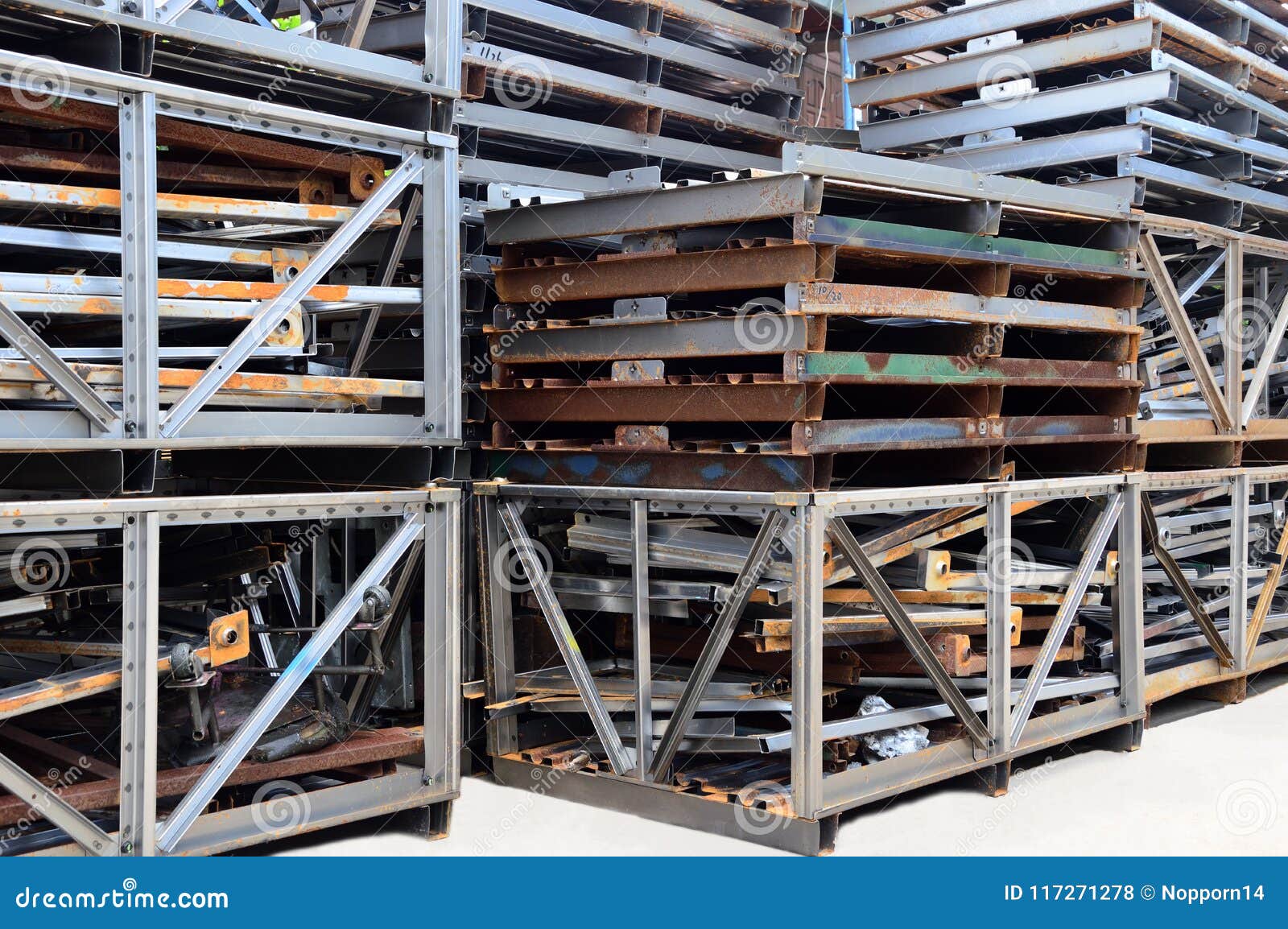 Recycling Steel Pallet Cage Texture Background Stock Photo - Image of ...