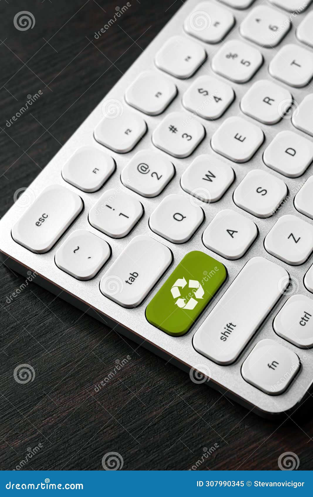 Recycling Symbol on Green Computer Keyboard Key Stock Image - Image of ...