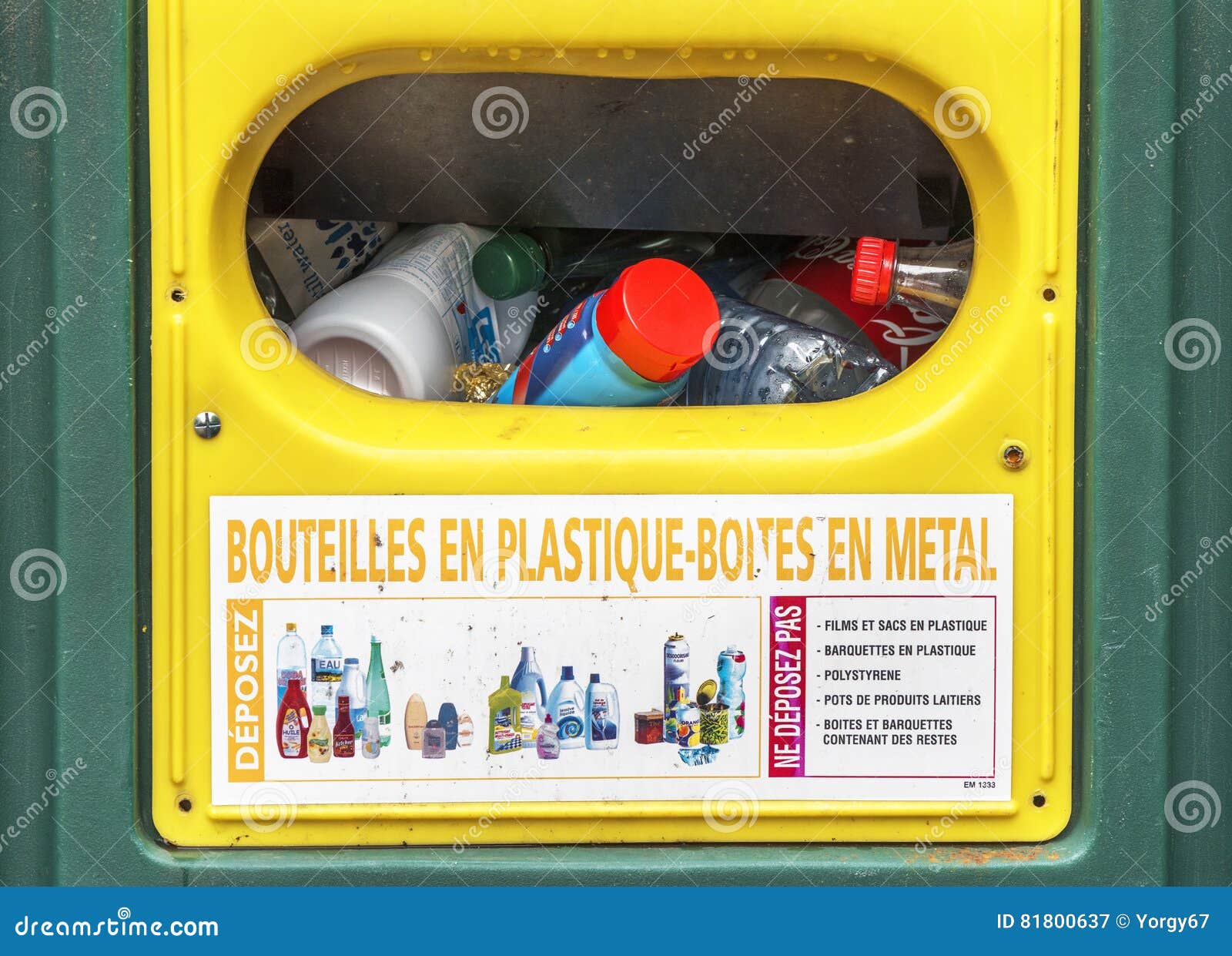 Recycling trash bin editorial photography. Image of garbage - 81800637