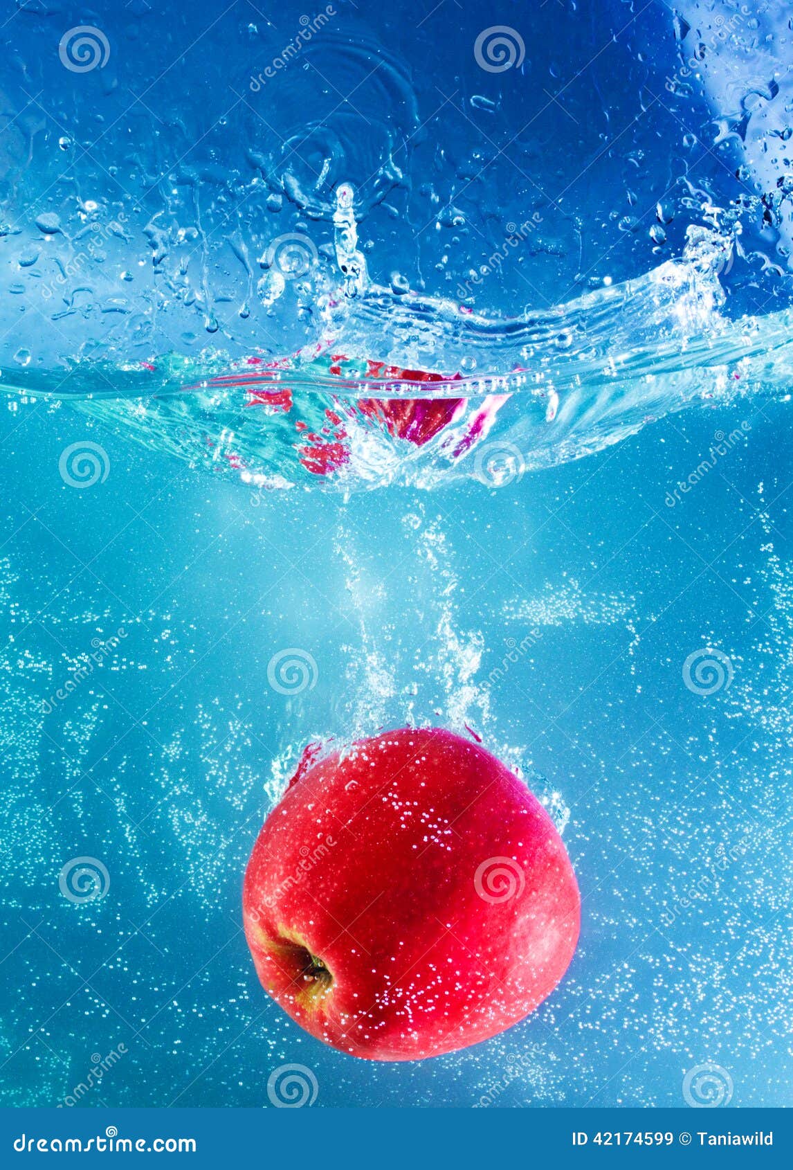 Red Apple Dropped into Water with Splash Stock Image - Image of ripe ...