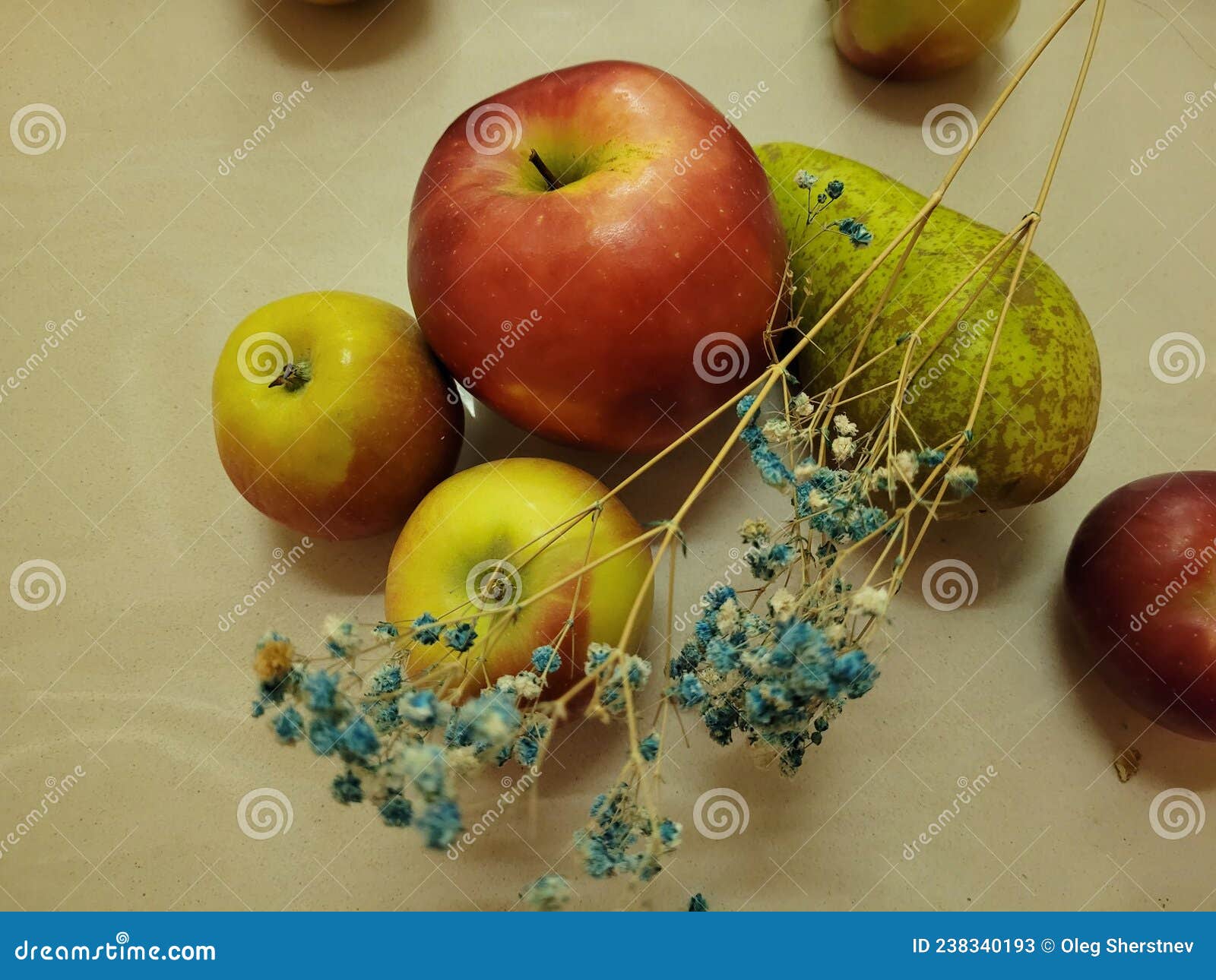 Red apple food photo stock image. Image of green, dish - 238340193
