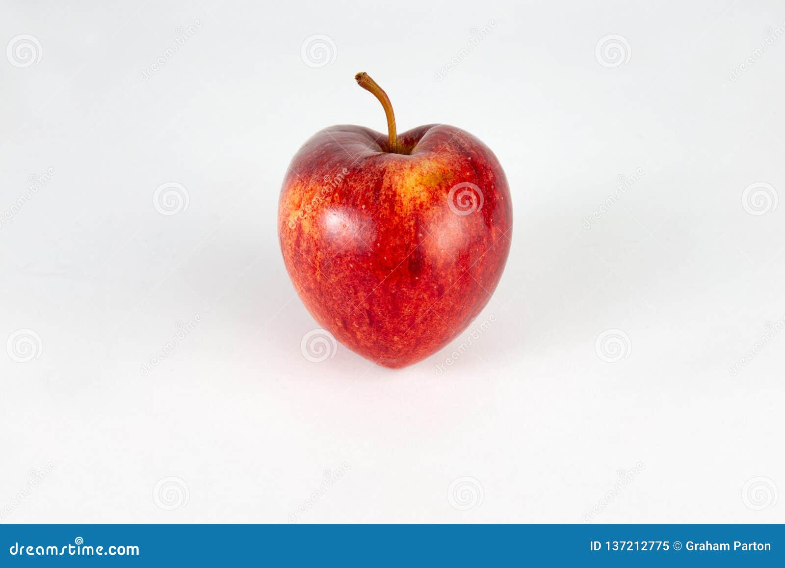 Red Apple in Shape of Heart Stock Image - Image of fruit, background ...