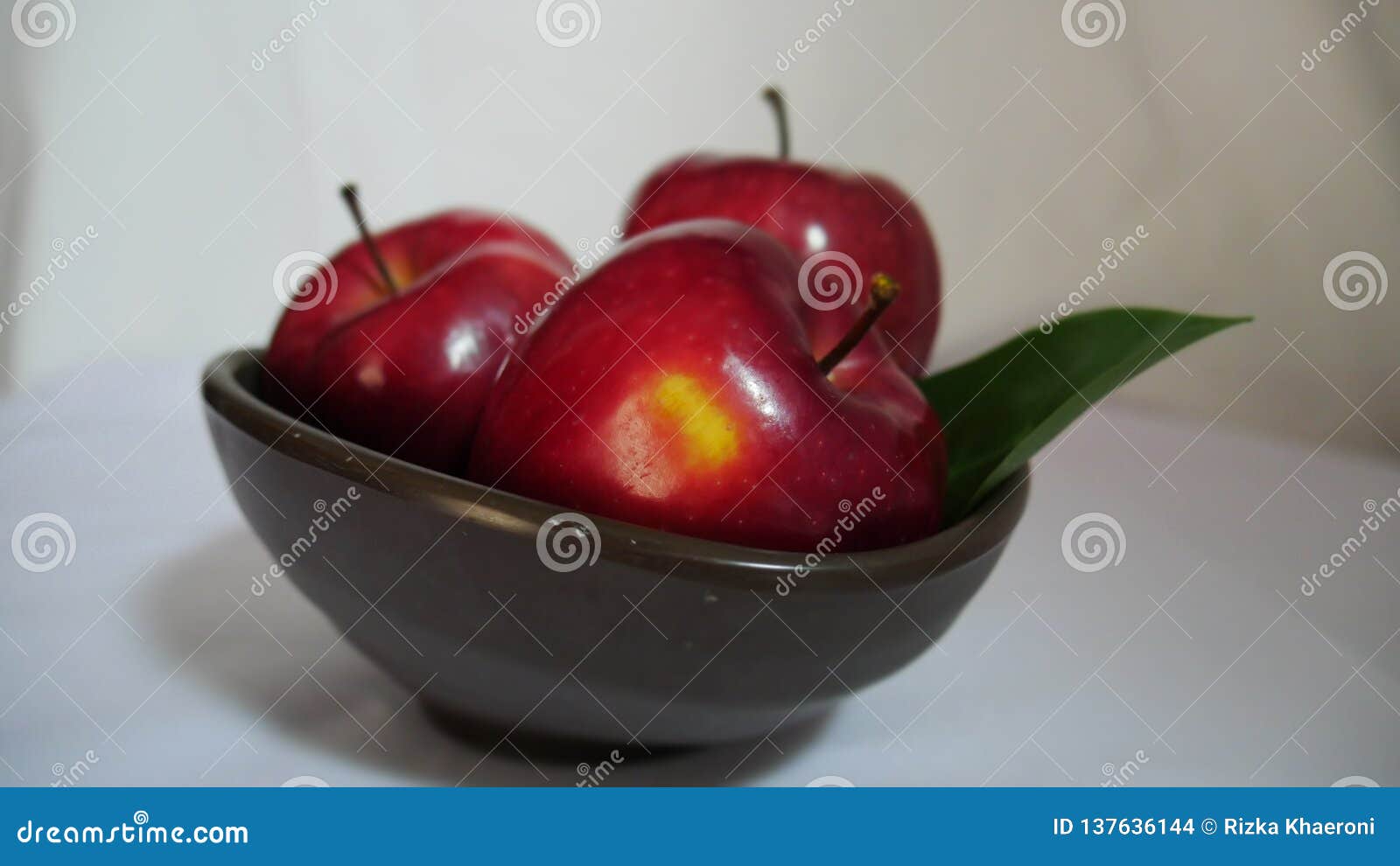 Red Apple with Stem Leaf on Bowl. Image Fruit Stock Photo - Image of ...