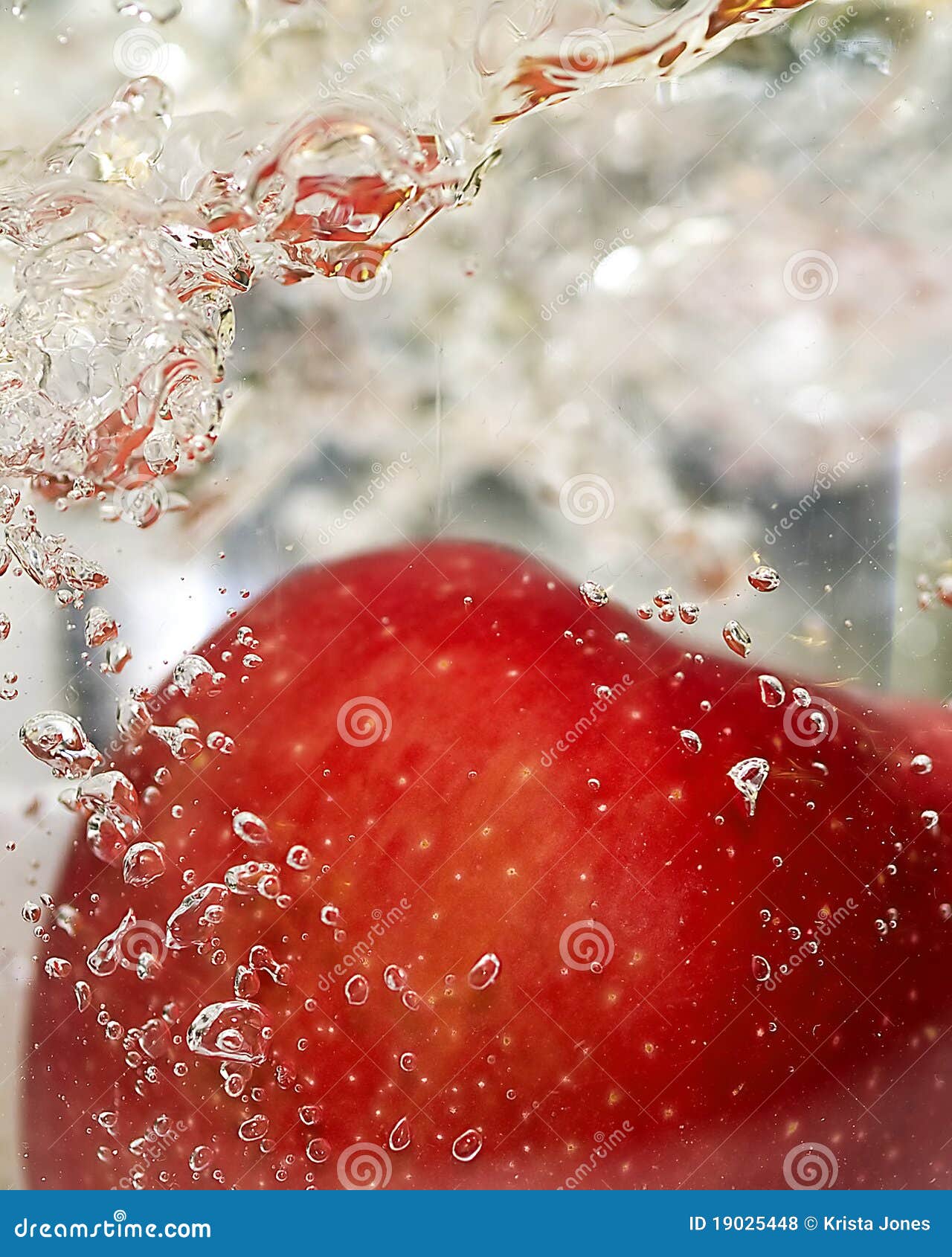 Red Apple in Water stock photo. Image of droplets, delicious - 19025448