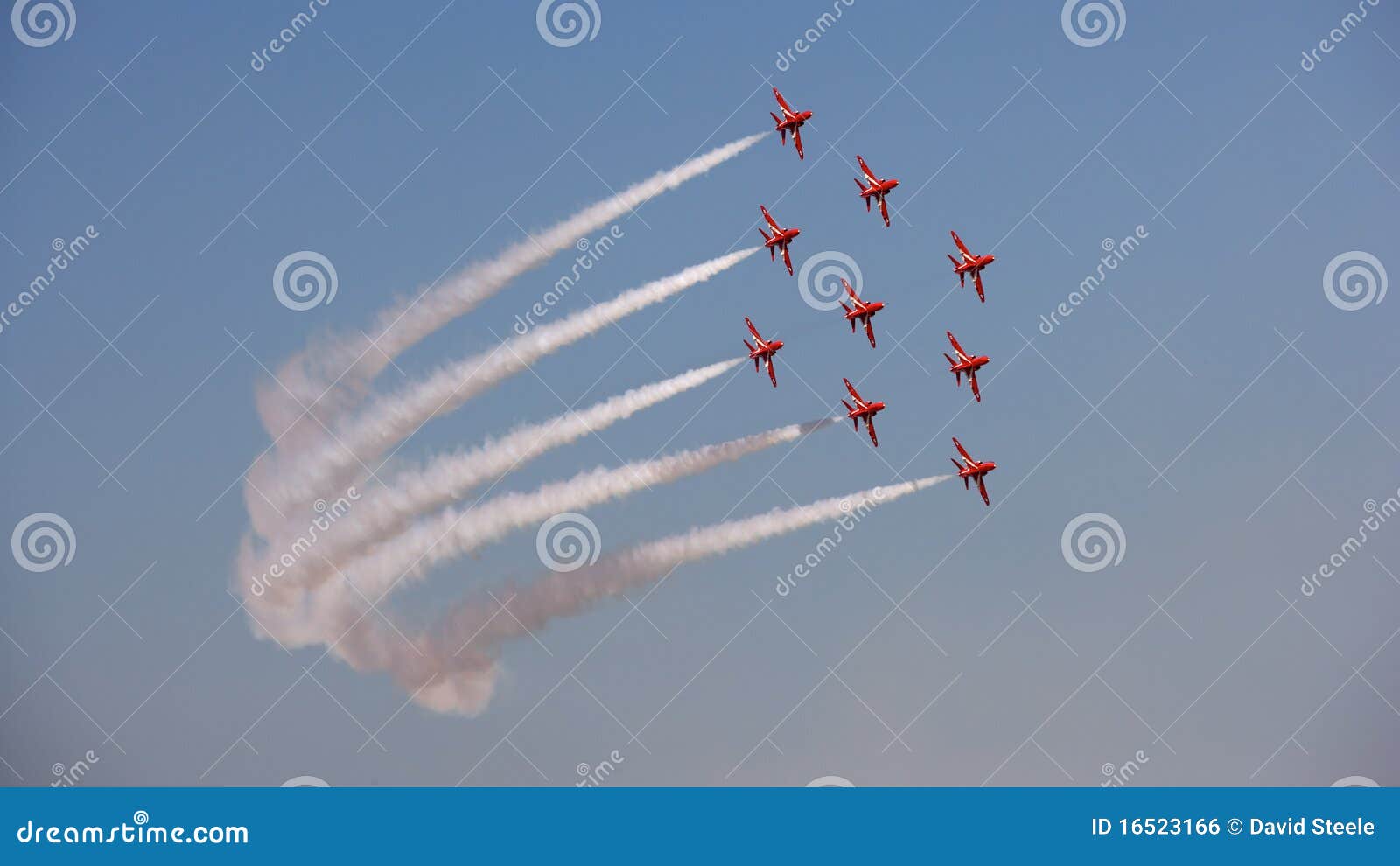 The Red Arrows editorial photo. Image of squadron, fighter - 16523166