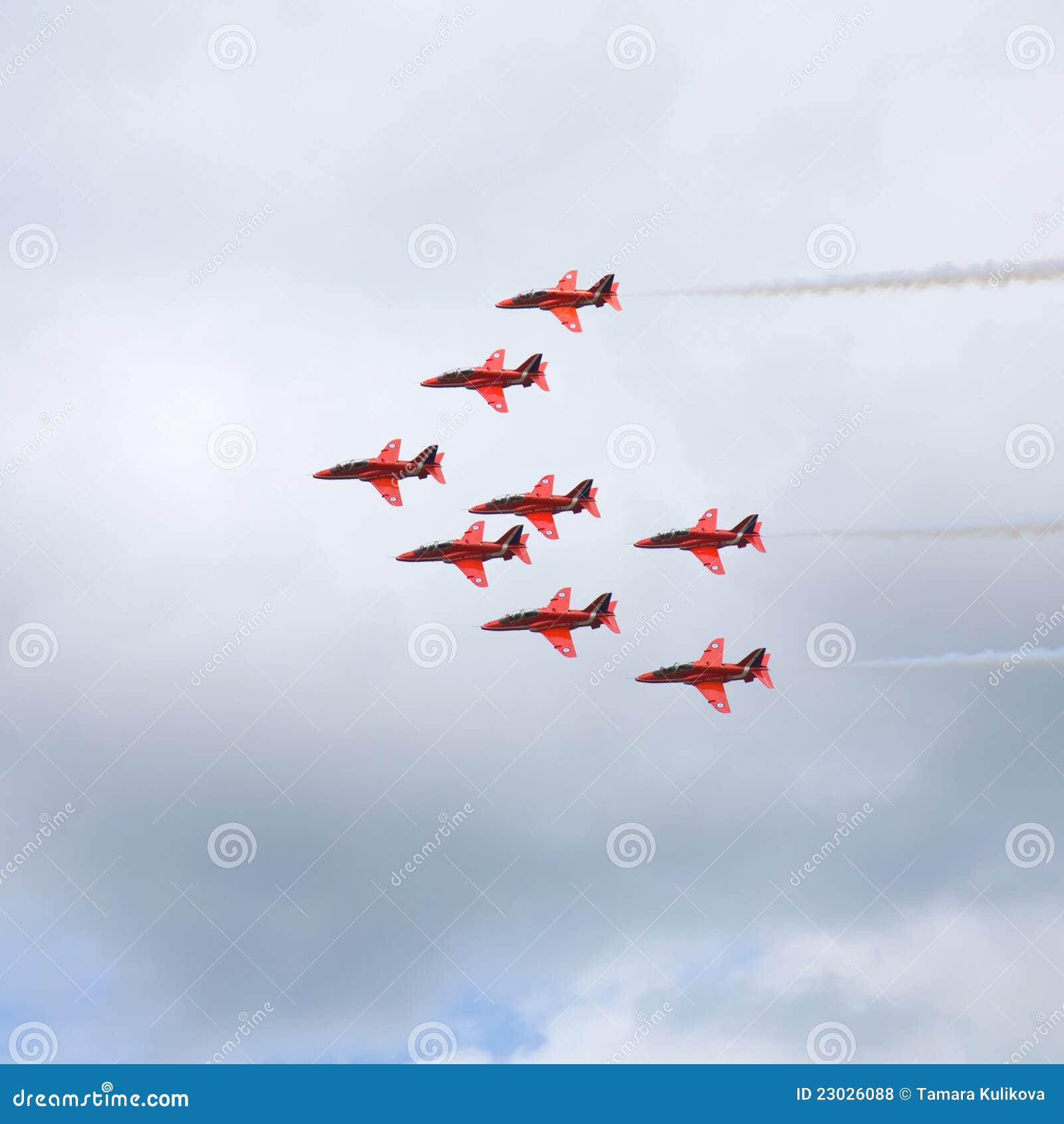 The Red Arrows editorial stock photo. Image of flight - 23026088