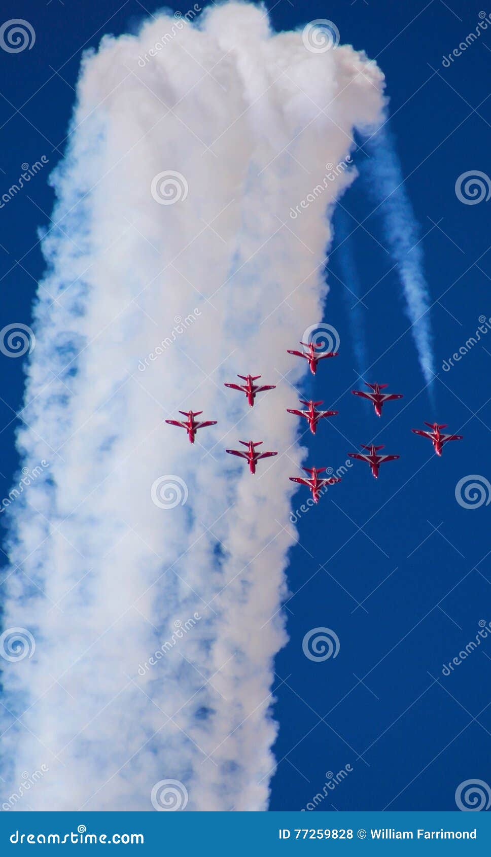 Red Arrows - Diamond Loop stock photo. Image of loop - 77259828