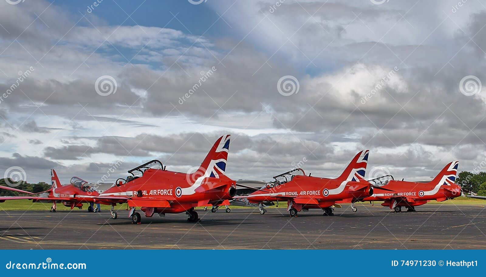 Red Arrows Display Team Ready To Go Editorial Image - Image of flight ...