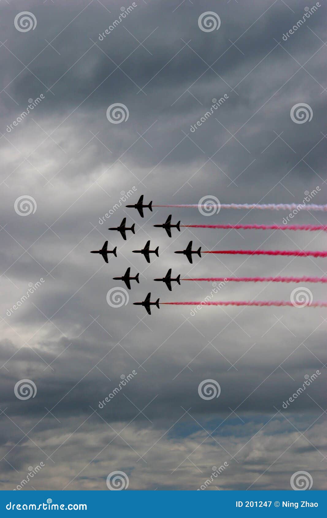 Red Arrows Formation At Eastbourne Air Show 2005 Picture. Image: 201247