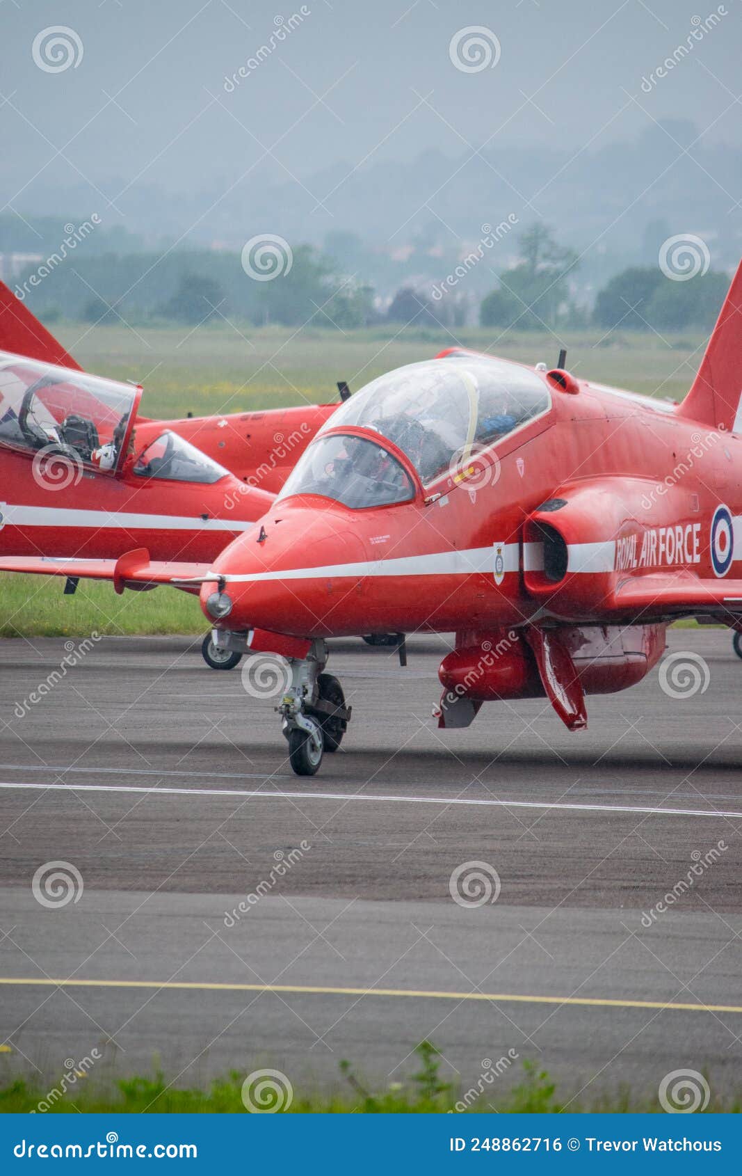 Red Arrows Hawk T1A Preparing for Flight Editorial Photo - Image of ...