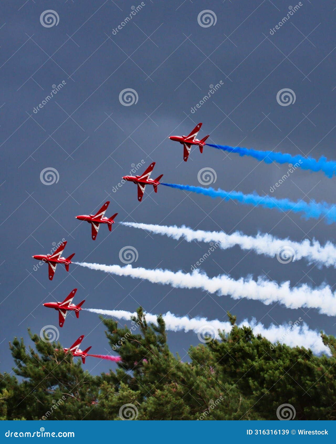 Red Arrows Jets Flying in Formation Above a Row of Trees Editorial ...