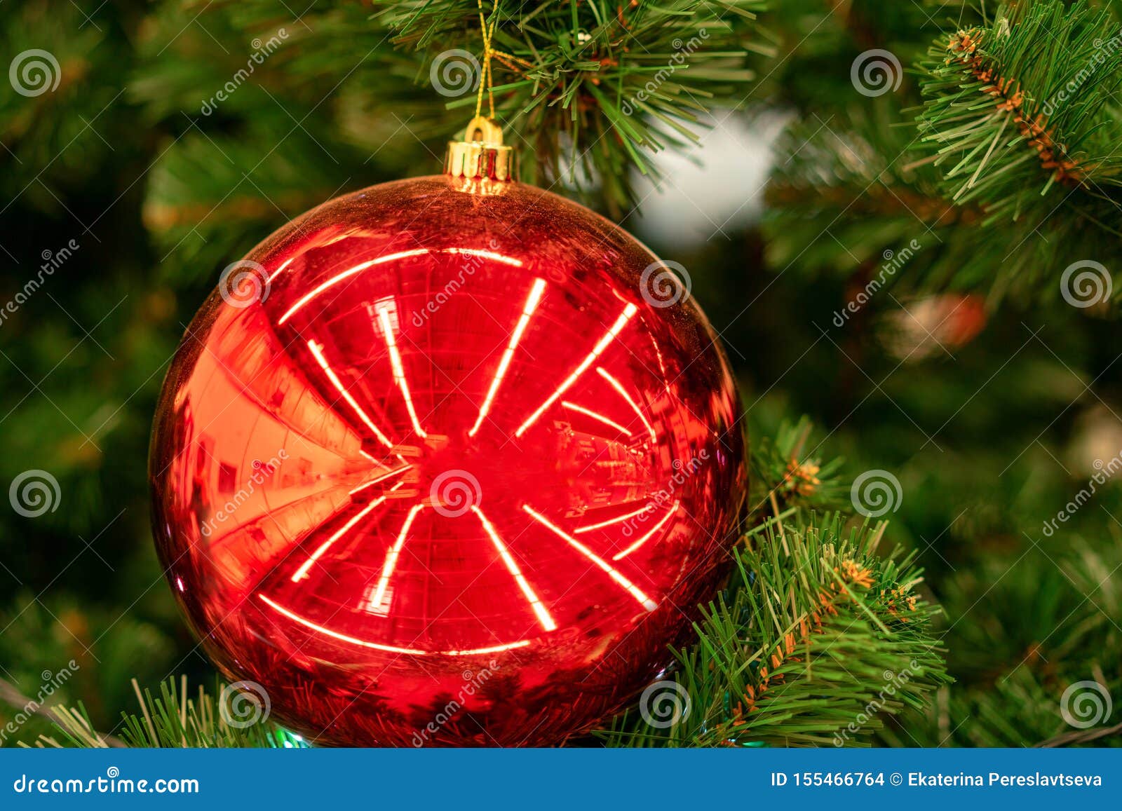 Red Balls on the Christmas Tree Stock Photo - Image of gift, decoration ...