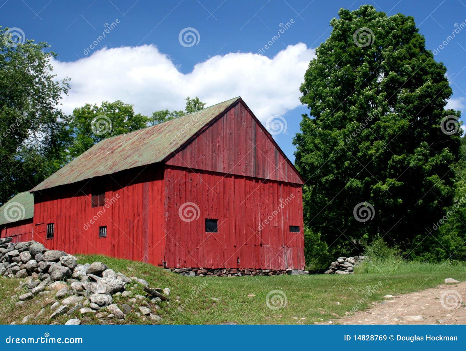 Red Barn stock image. Image of roof, windows, leaves - 14828769