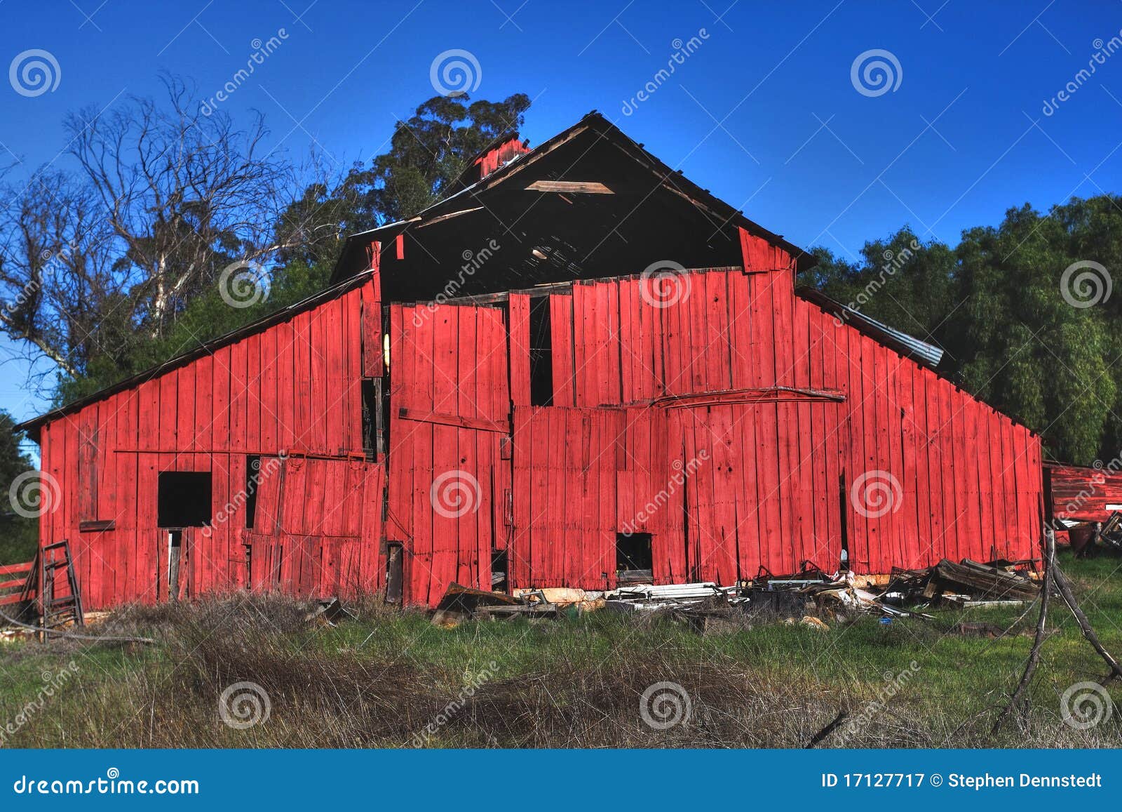 Red Barn stock image. Image of rural, lonesome, grain - 17127717
