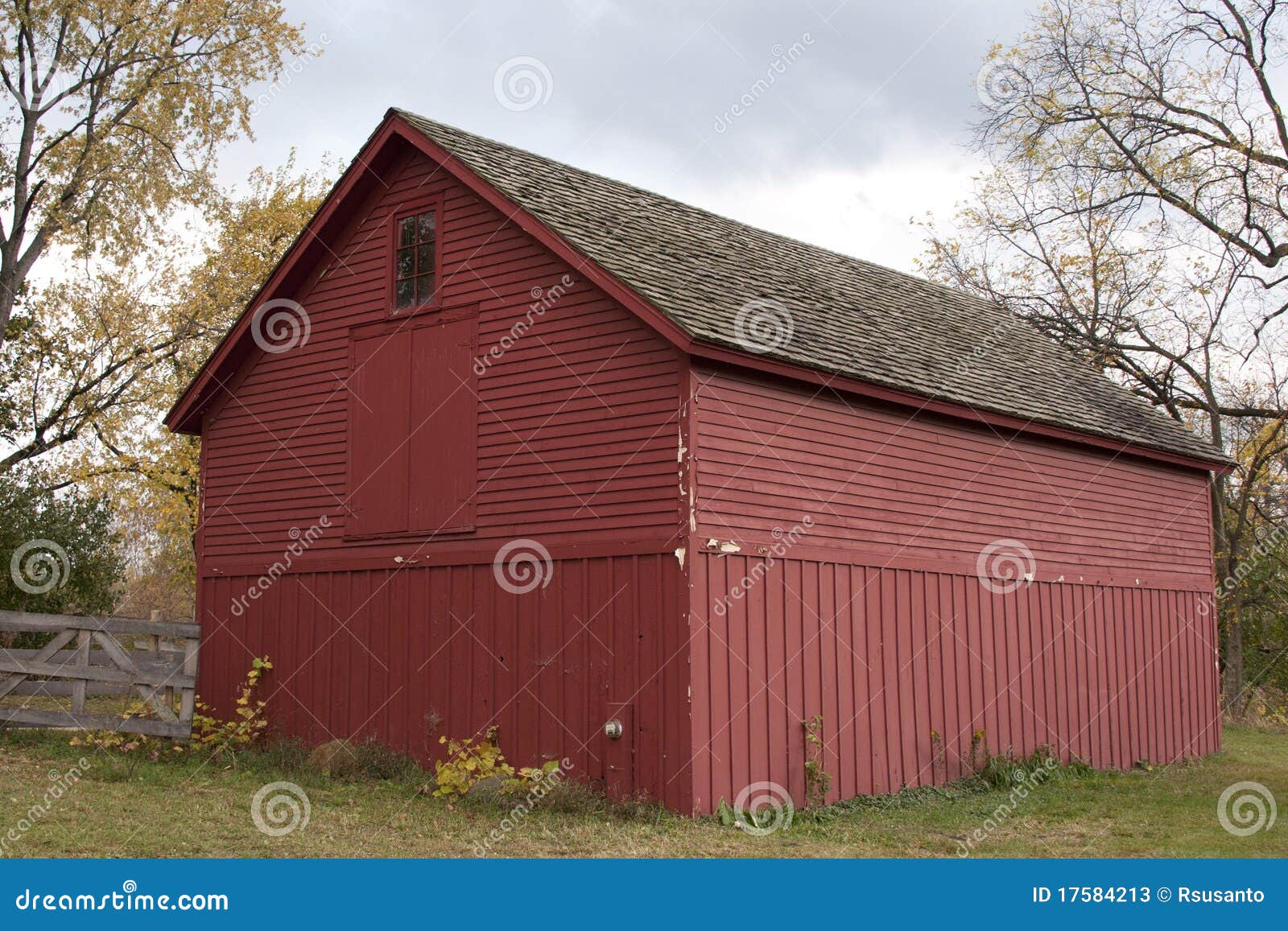 Red Barn Building stock image. Image of farm, antique - 17584213