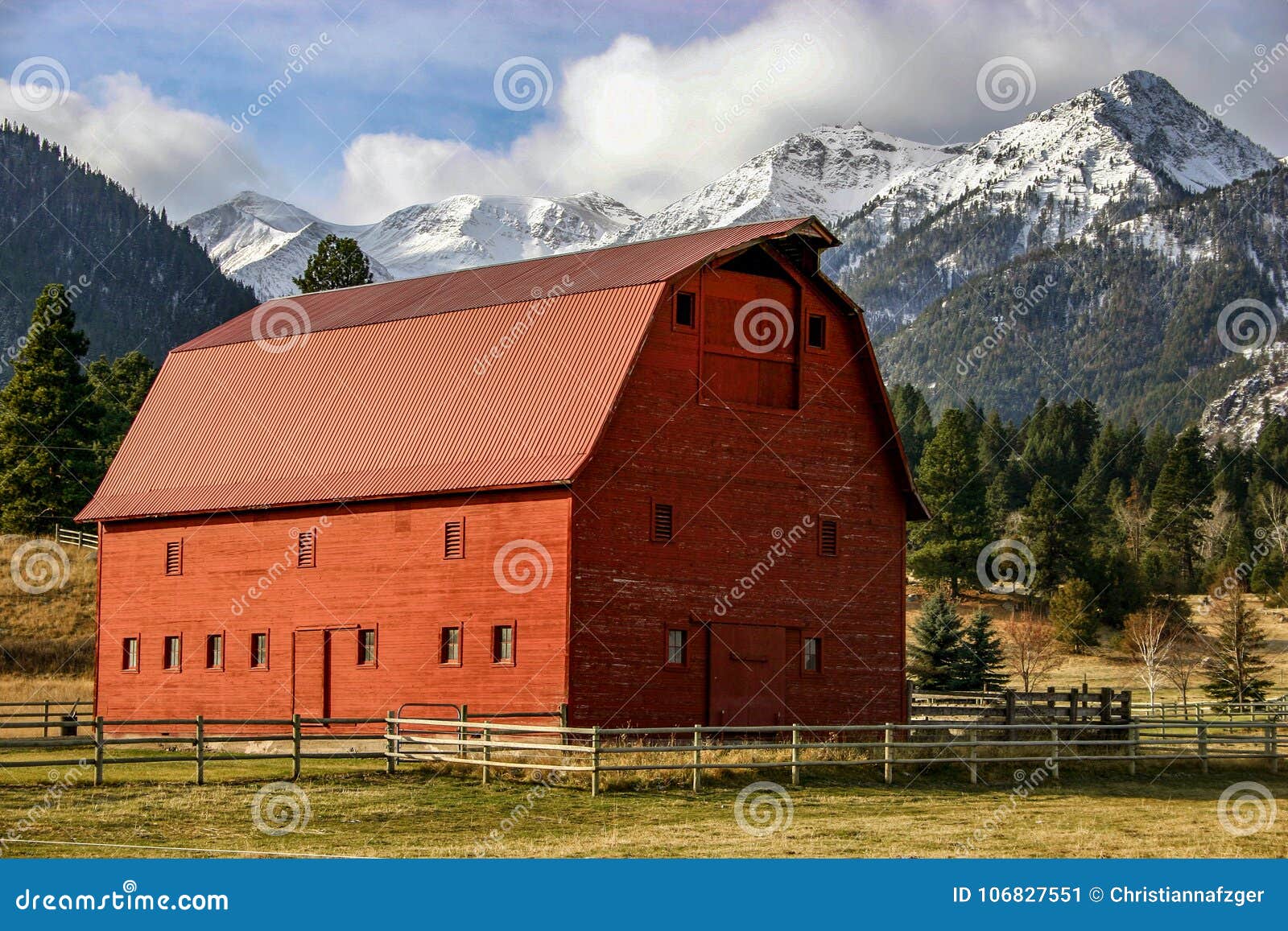 Eastern Oregon Ranching Barn in Wallawo County Stock Image - Image of ...
