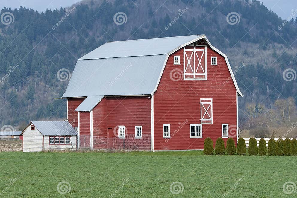 Red Barn Farm stock image. Image of agriculture, farm - 23698493