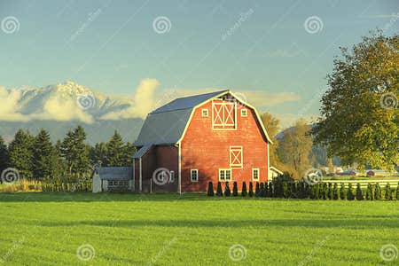 Red Barn Farm stock image. Image of range, country, columbia - 6979863