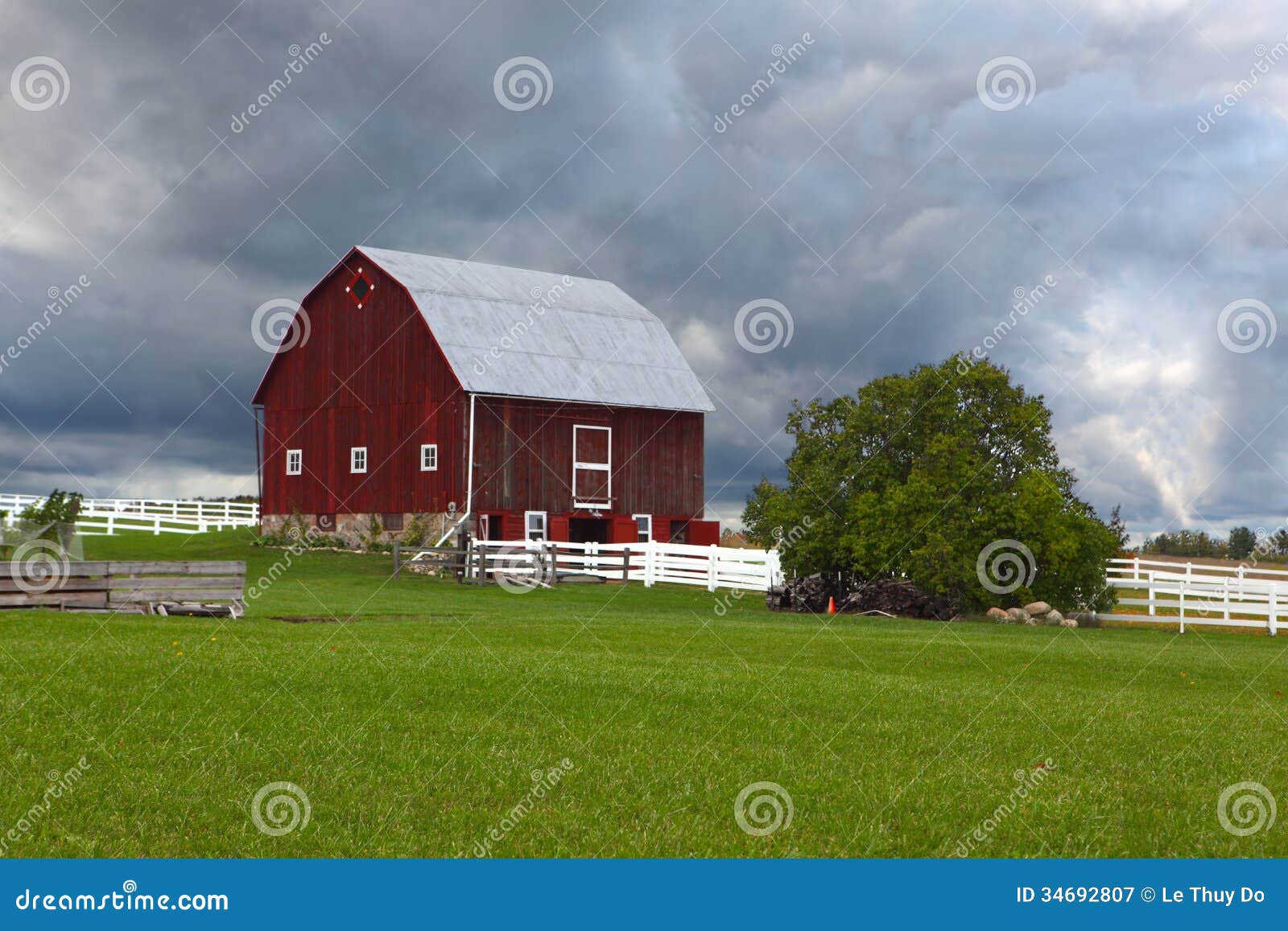 Red Barn stock image. Image of cattle, farm, estate, home - 34692807