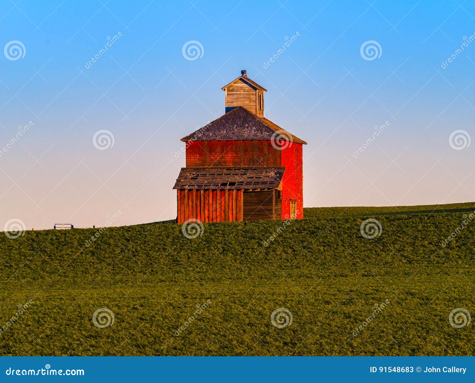 Red Barn stock image. Image of ruins, garden, green, barn - 91548683