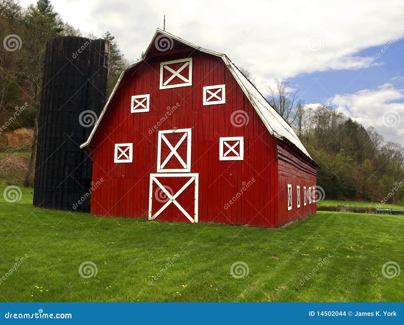 Red barn and silo stock photo. Image of americana, carolina - 14502044