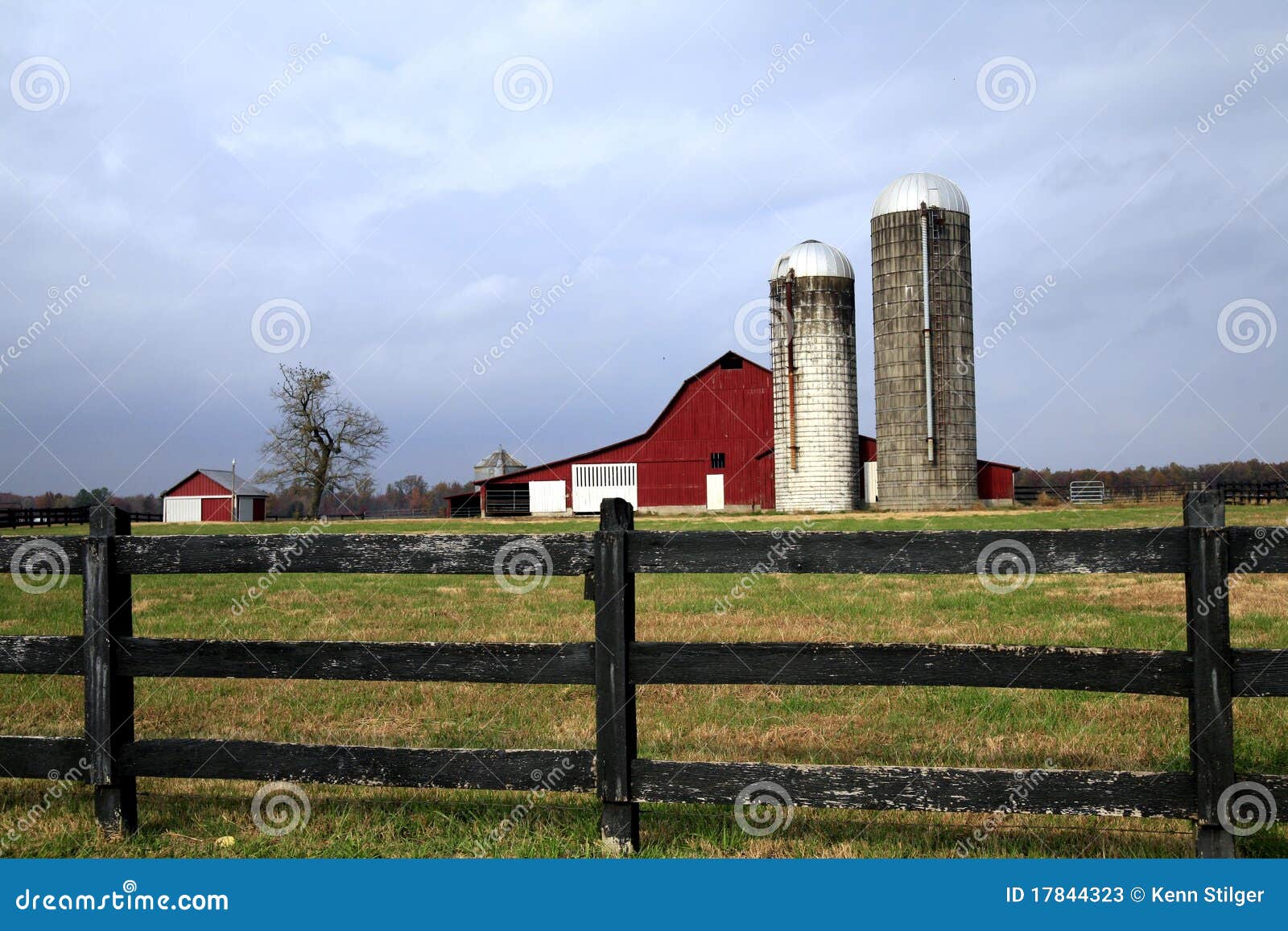 Red Barn and Silo stock image. Image of agriculture, barn - 17844323