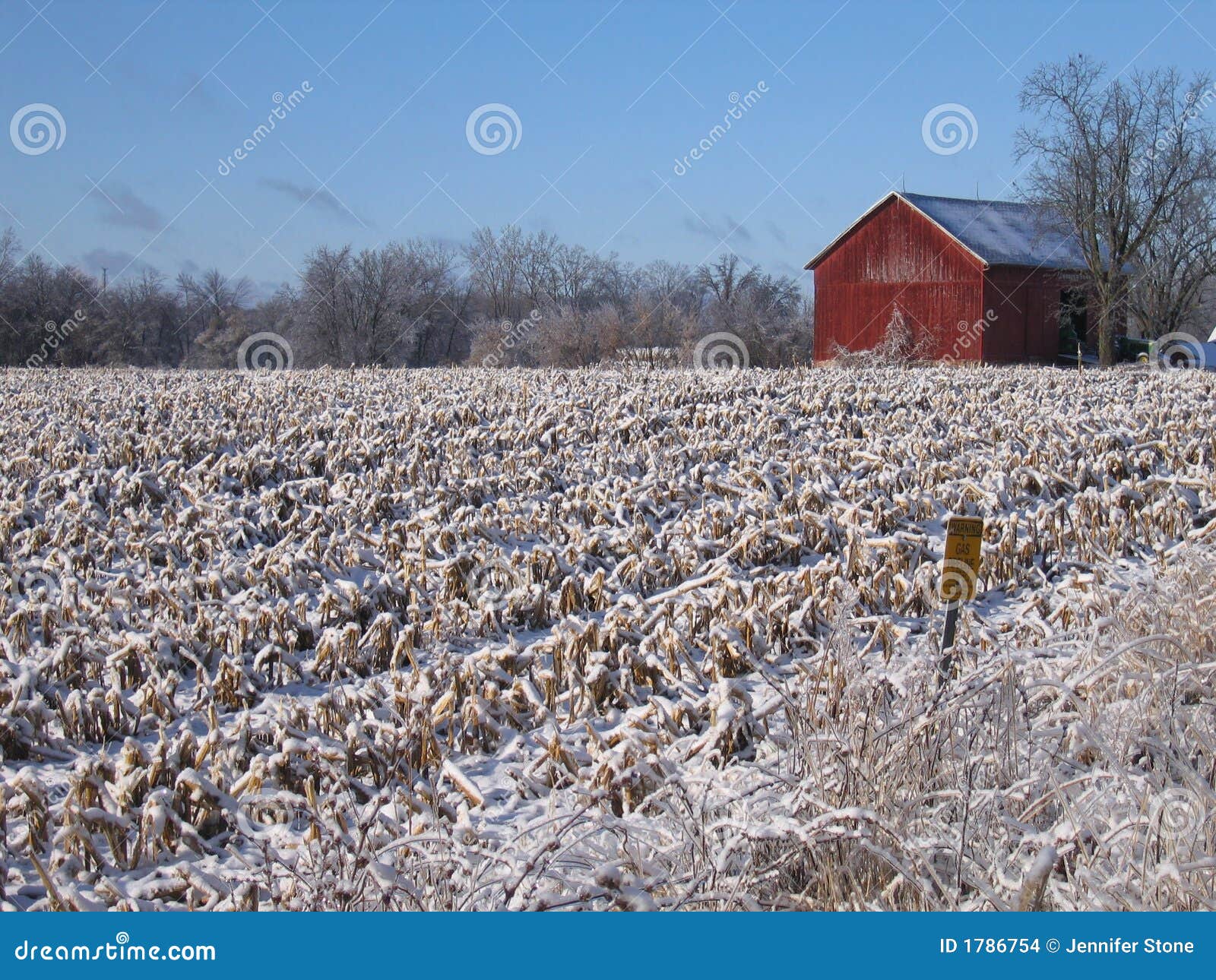 Red Barn in Snowy Field stock photo. Image of barn, countryside - 1786754