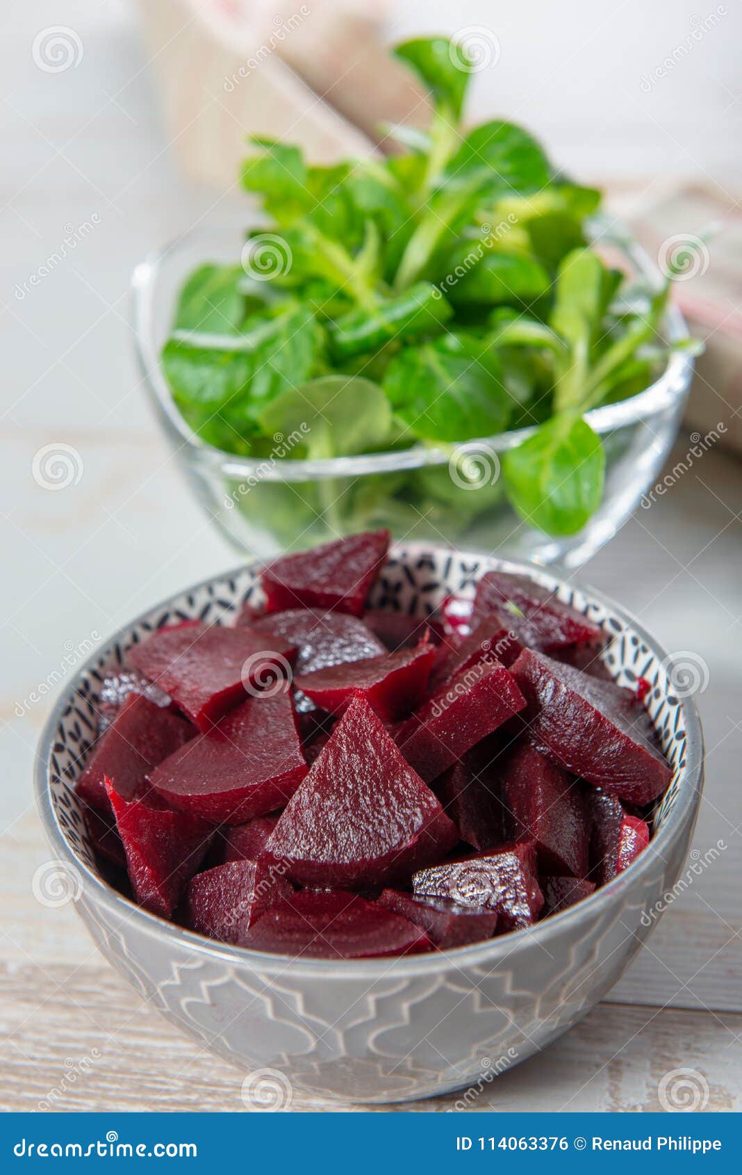 Red Beetroot Cutting into Pieces in a Bowl Stock Photo - Image of ...