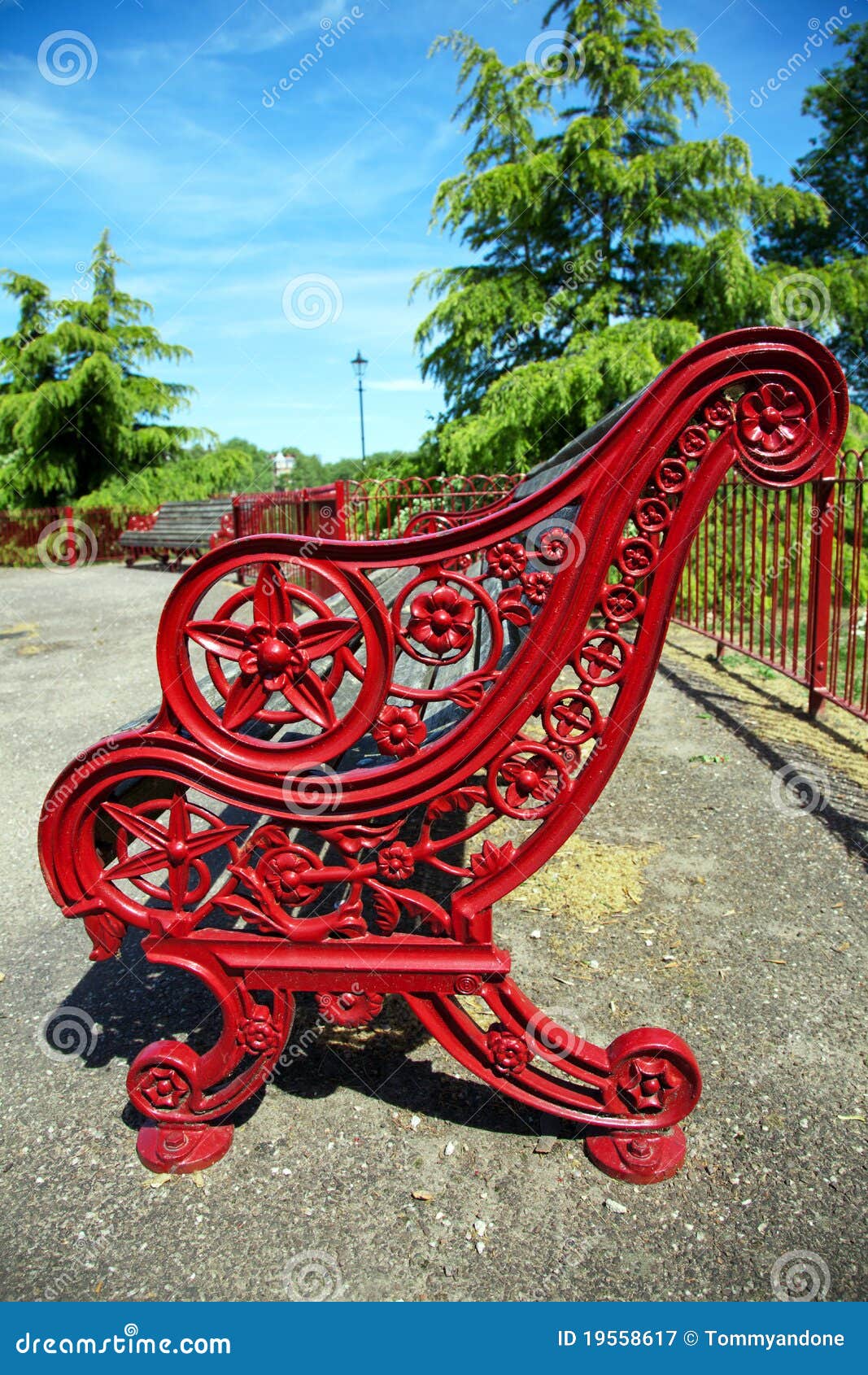 Red bench in park stock image. Image of relax, leaves - 19558617