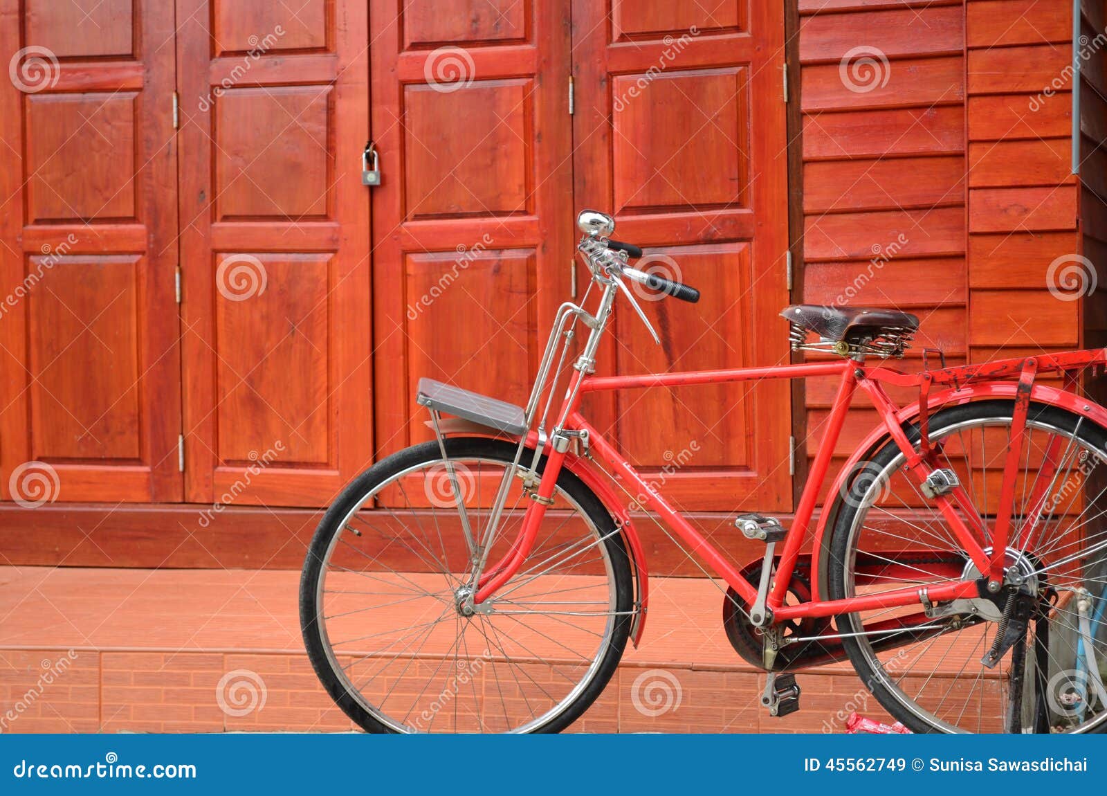 Red bicycle editorial stock image. Image of bicycle, asia - 45562749