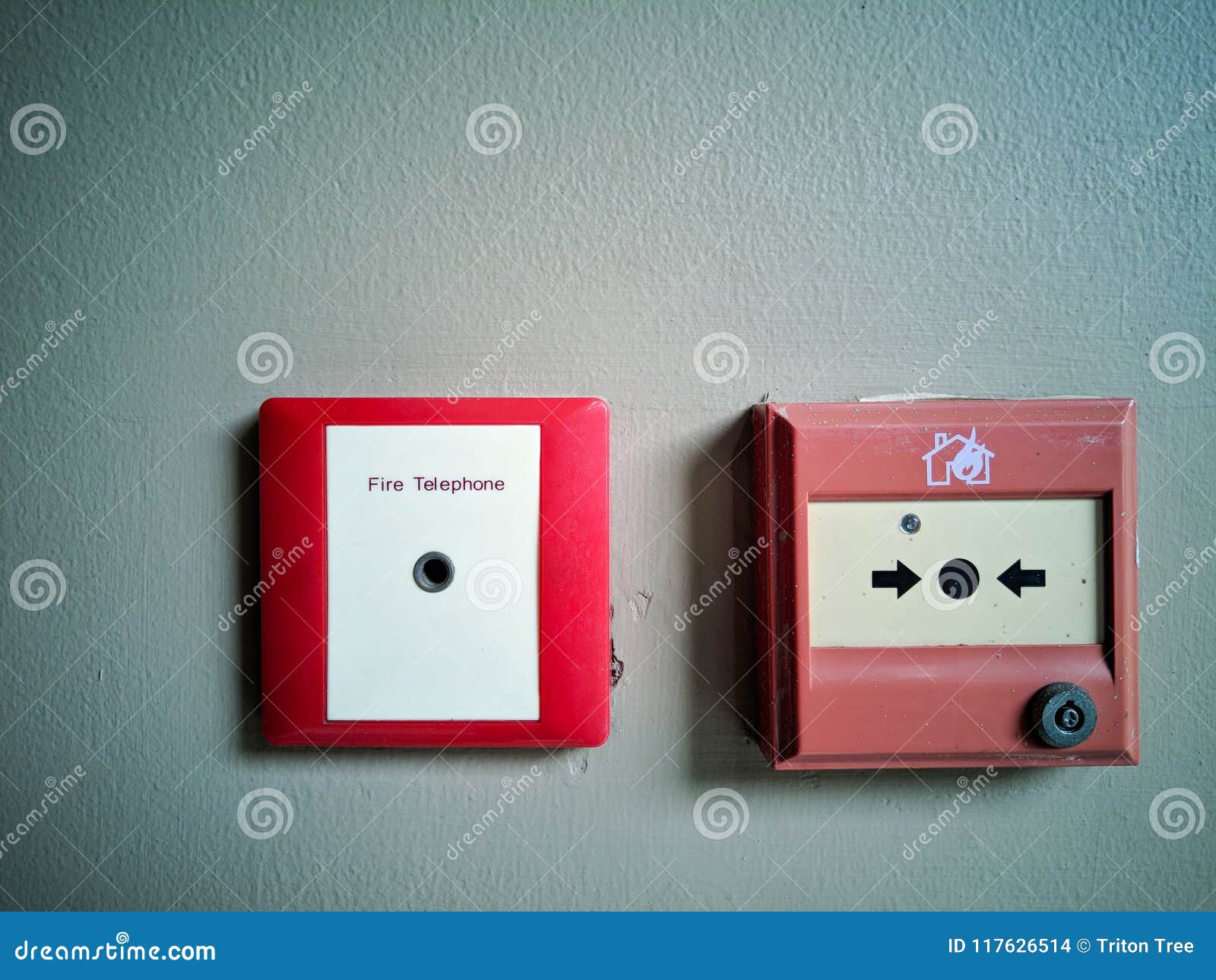 Red Box Fire Fighters Telephone Point. Stock Photo - Image of point ...