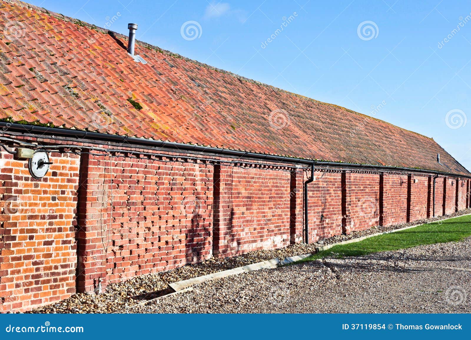 Brick Barn Royalty-Free Stock Photography | CartoonDealer.com #44964701