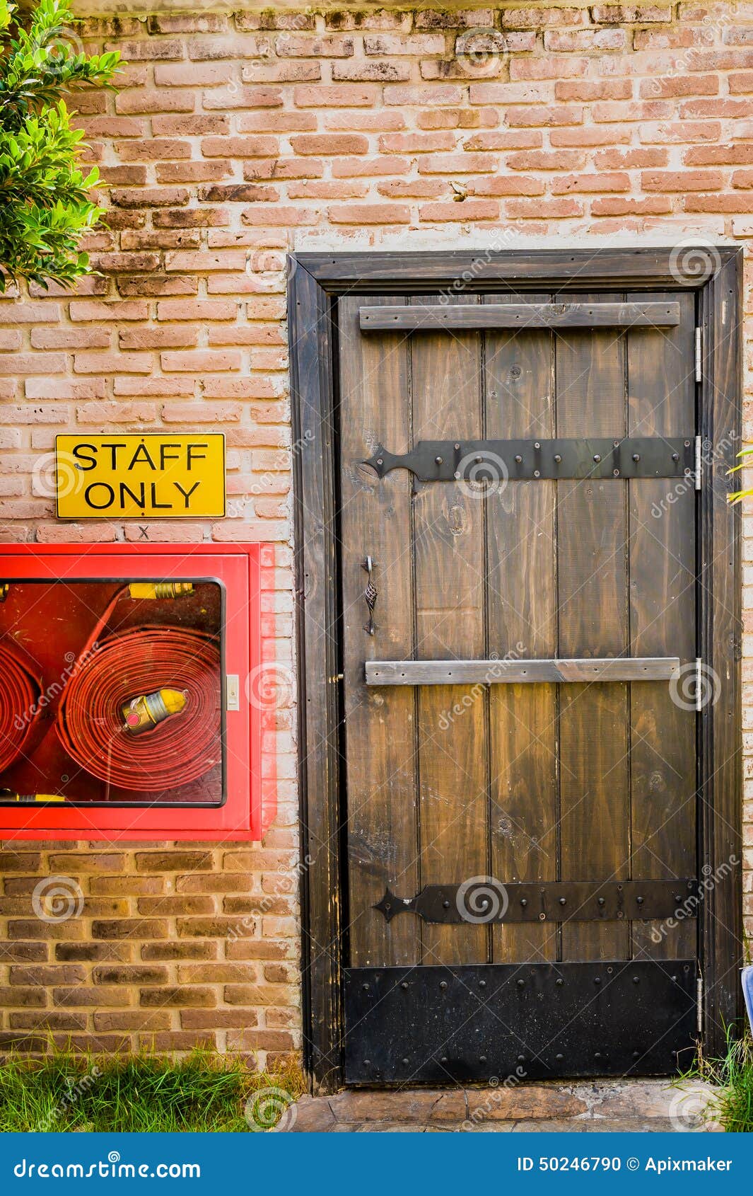 Wood Closed Sign Board On Stetroscope Stock Photography | CartoonDealer ...