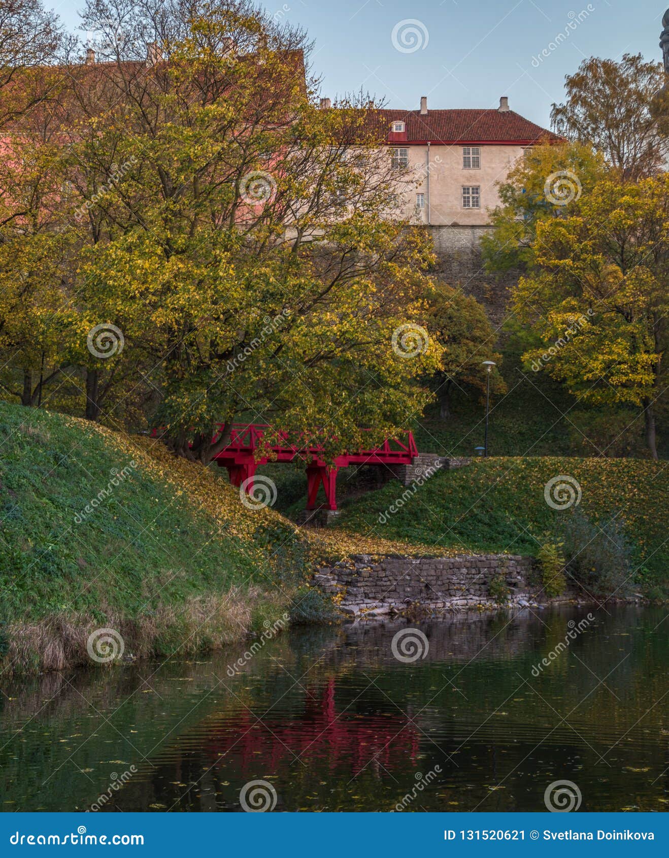 Red bridge in autumn stock image. Image of autumn, reflection - 131520621