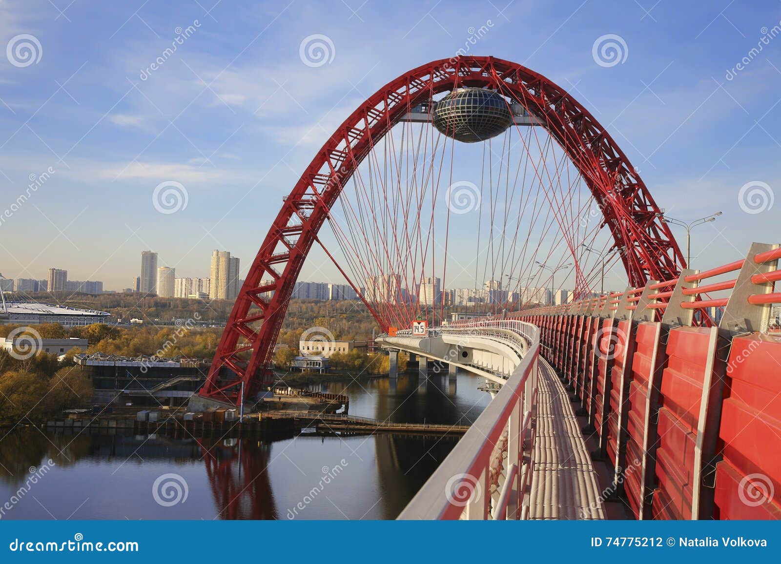 Red Bridge Over the Moskva River, Moscow Editorial Photography - Image ...