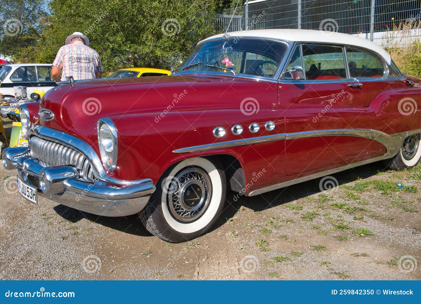 Red Buick roadmaster editorial image. Image of roadmaster - 259842350