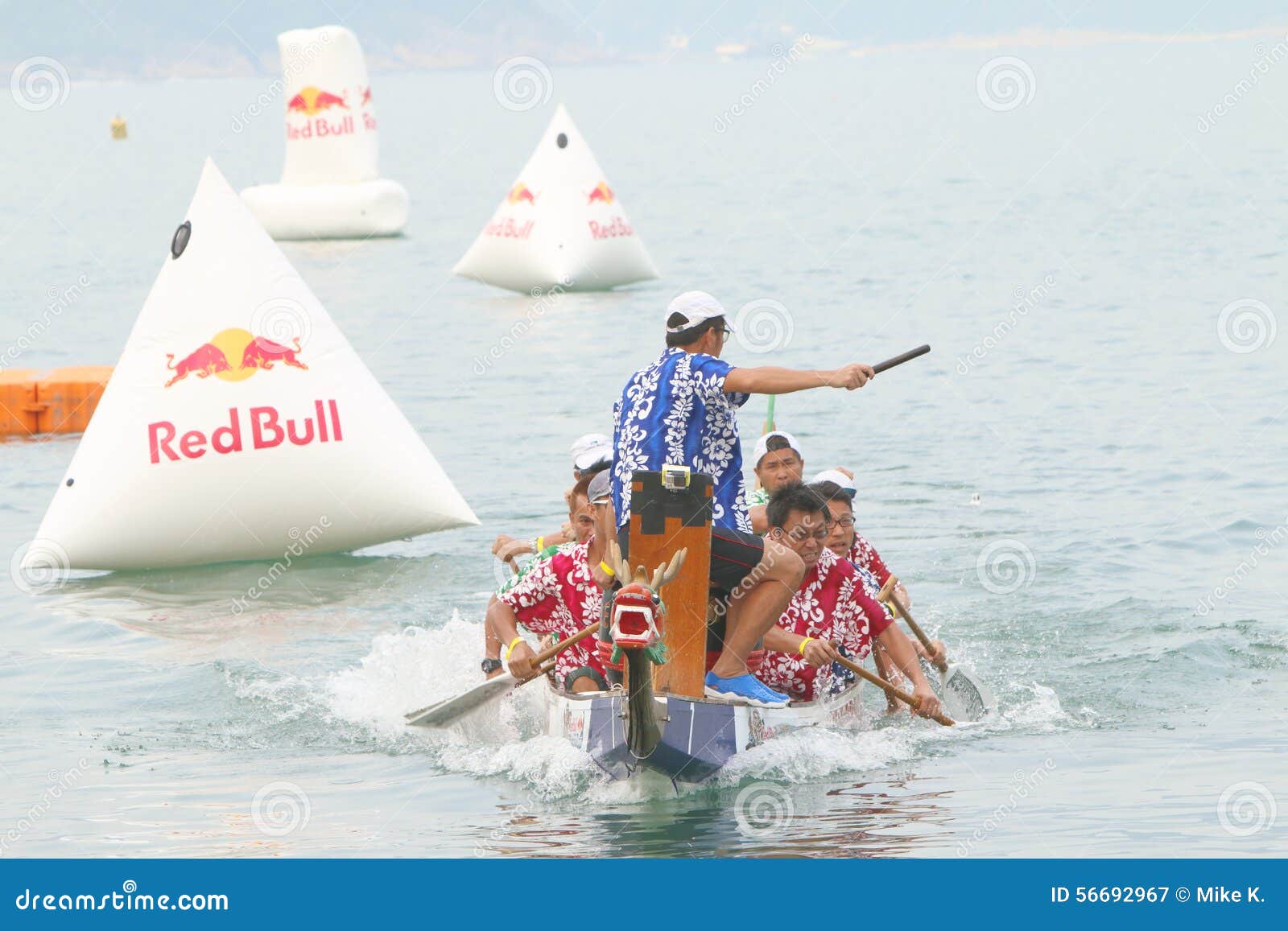 Red Bull Dragon Roar 2015 editorial photography. Image of paddlers ...