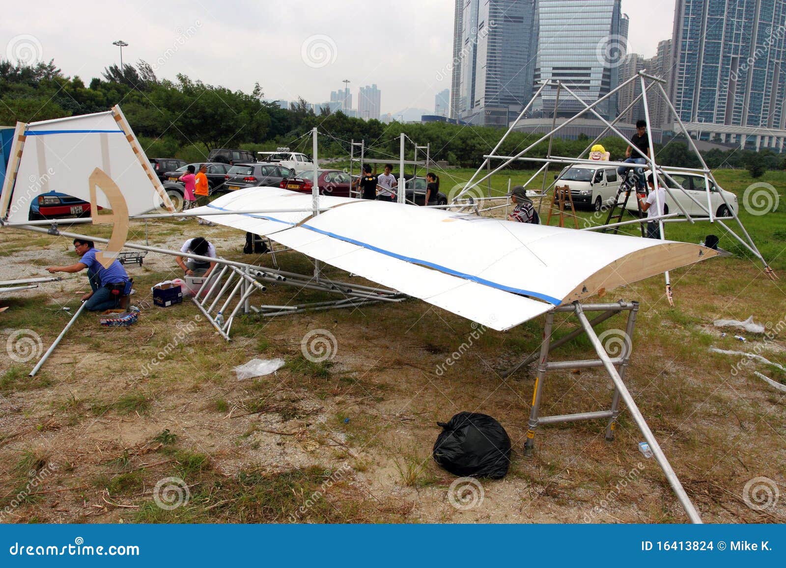 Red Bull Flugtag Hong Kong 2010 Editorial Stock Image - Image of craft ... Red Bull Flugtag Hong Kong 2010 Editorial Stock Image - Image of craft ...