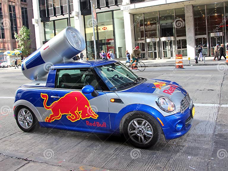 Red Bull Mini Cooper photo stock éditorial. Image du boisson - 46805033