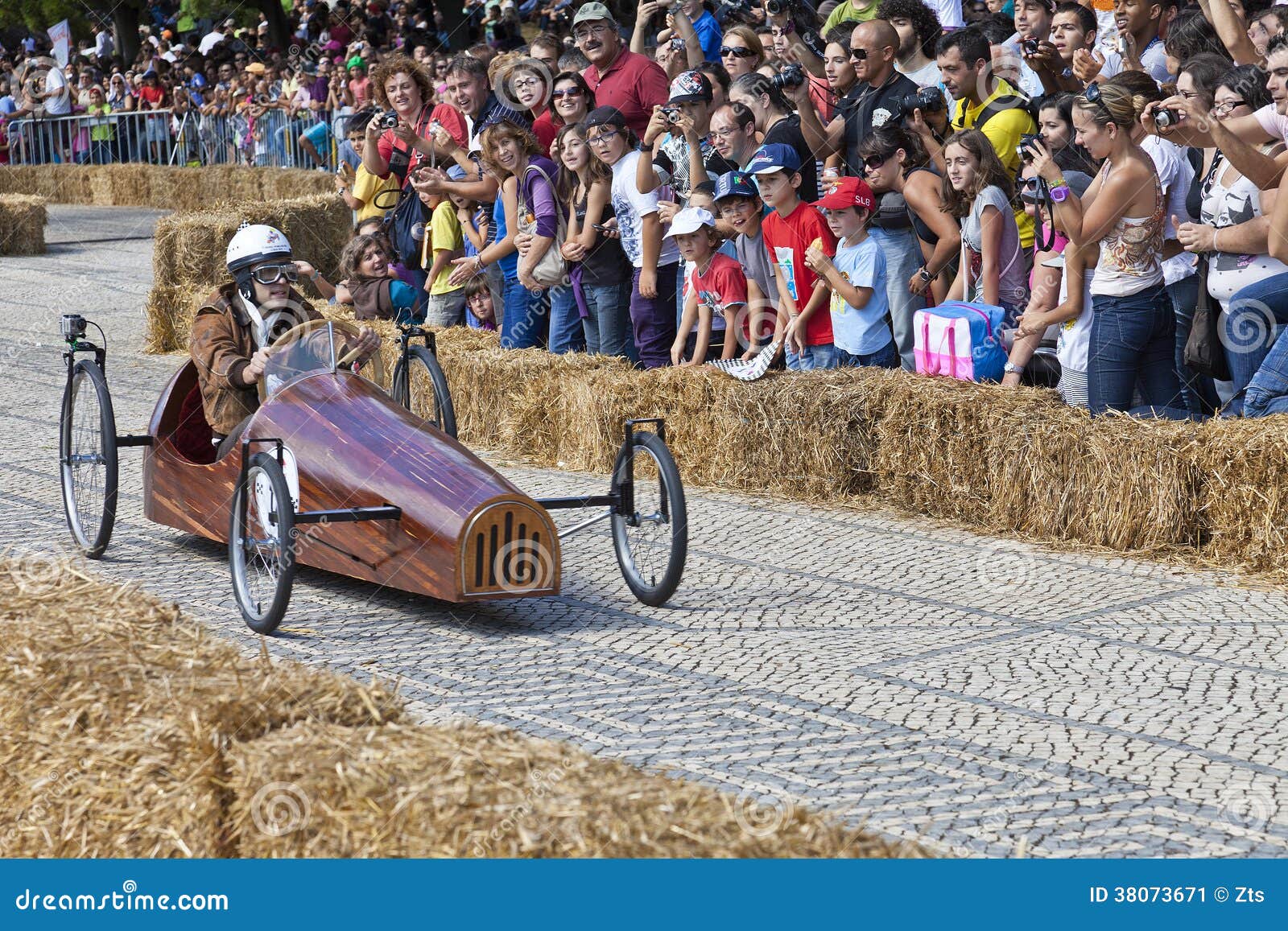 Red Bull Soapbox Race editorial photo. Image of mundo - 38073671