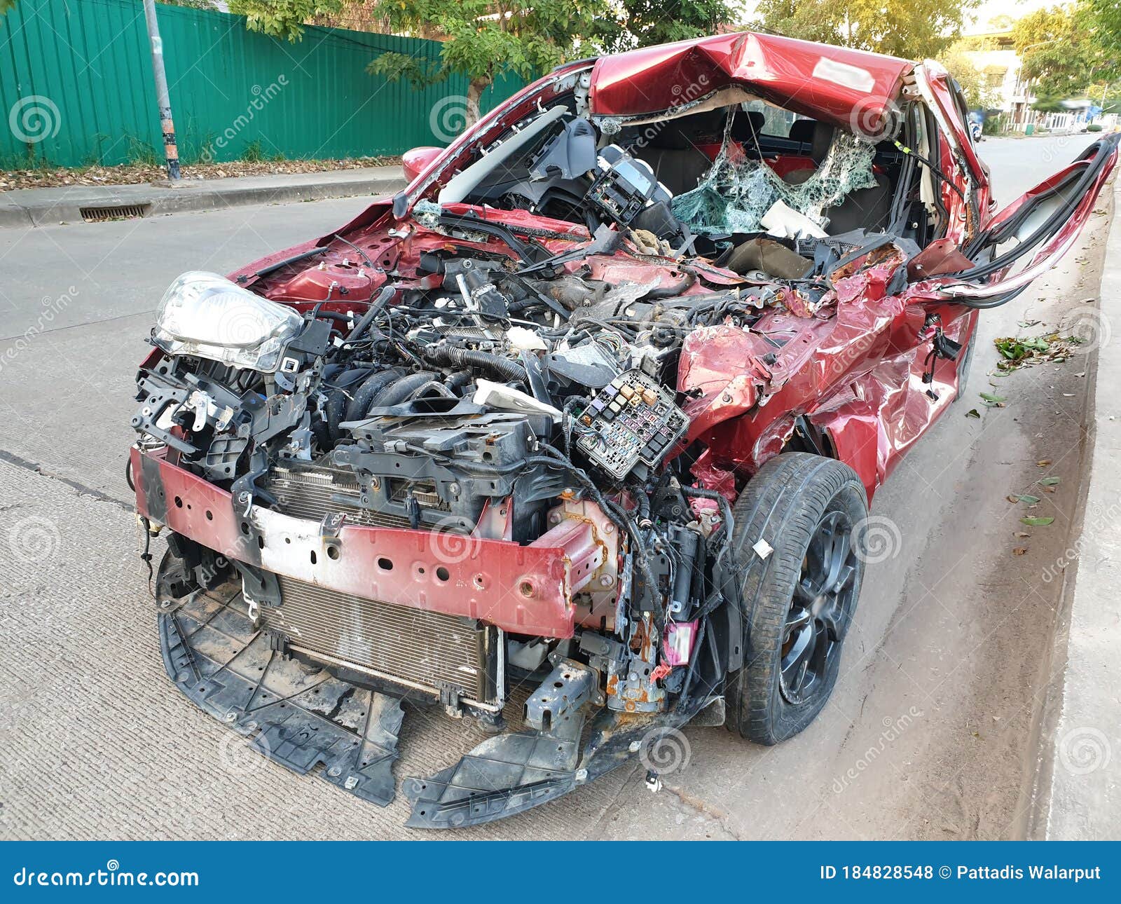 Red Car Crash Background.Red Car Accident Shattered and Crumpled Stock ...