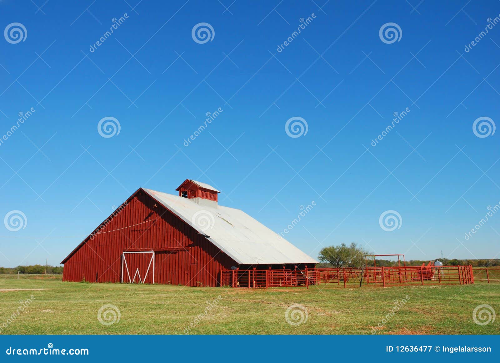 Red cattle barn stock image. Image of corrugated, paint - 12636477
