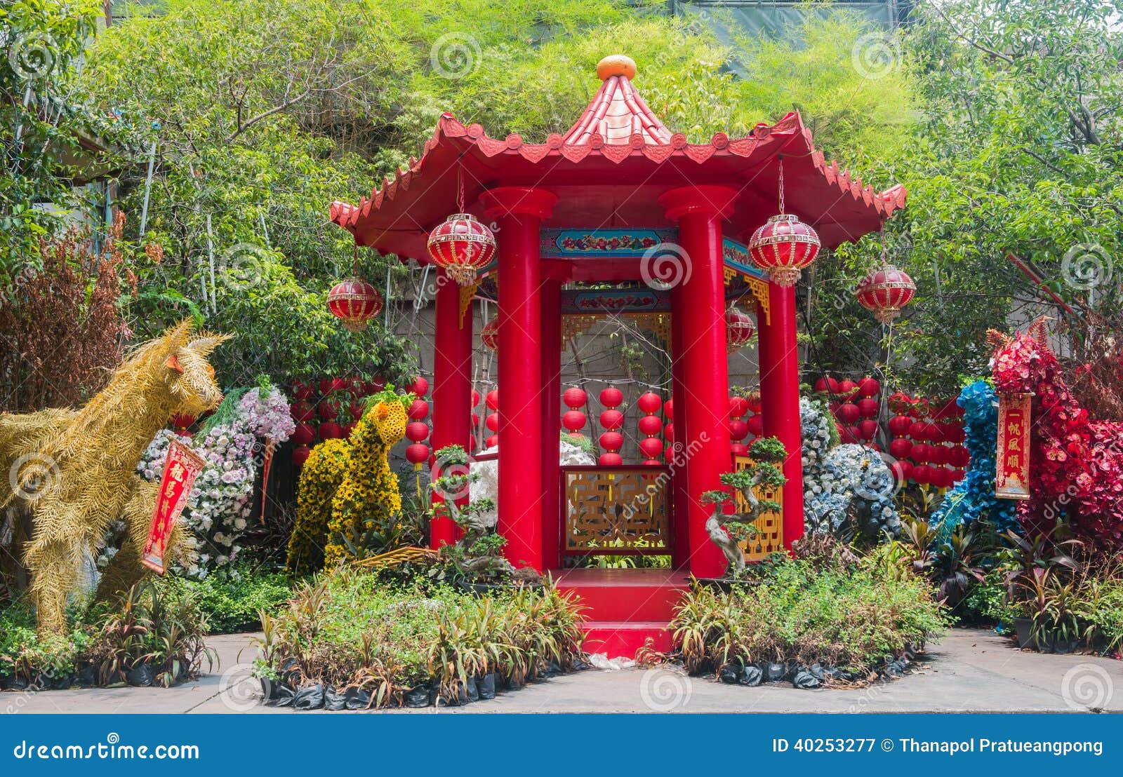 A Red Chinese Style Pavillion Stock Image - Image of decoration, style ...